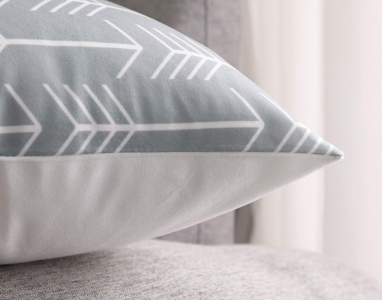 FanHomcy Accent Decorative Throw Pillow Cases Soft Microfiber Outdoor Throw Pillow Covers 18 x 18 for Couch Bedroom, Set of 4, Grey Quatrefoil Arrow Ogee Chevron Patterns
