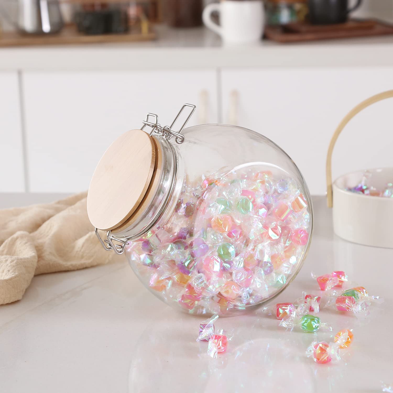 KKC HOME ACCENTS Glass Candy Jar,Cookies Jar with Airtight Lid,Vacuum Sealed Candy Jar with Lid for Candy Buffet,Cookie,Snack,68 Fluid oz,Seals Tightly