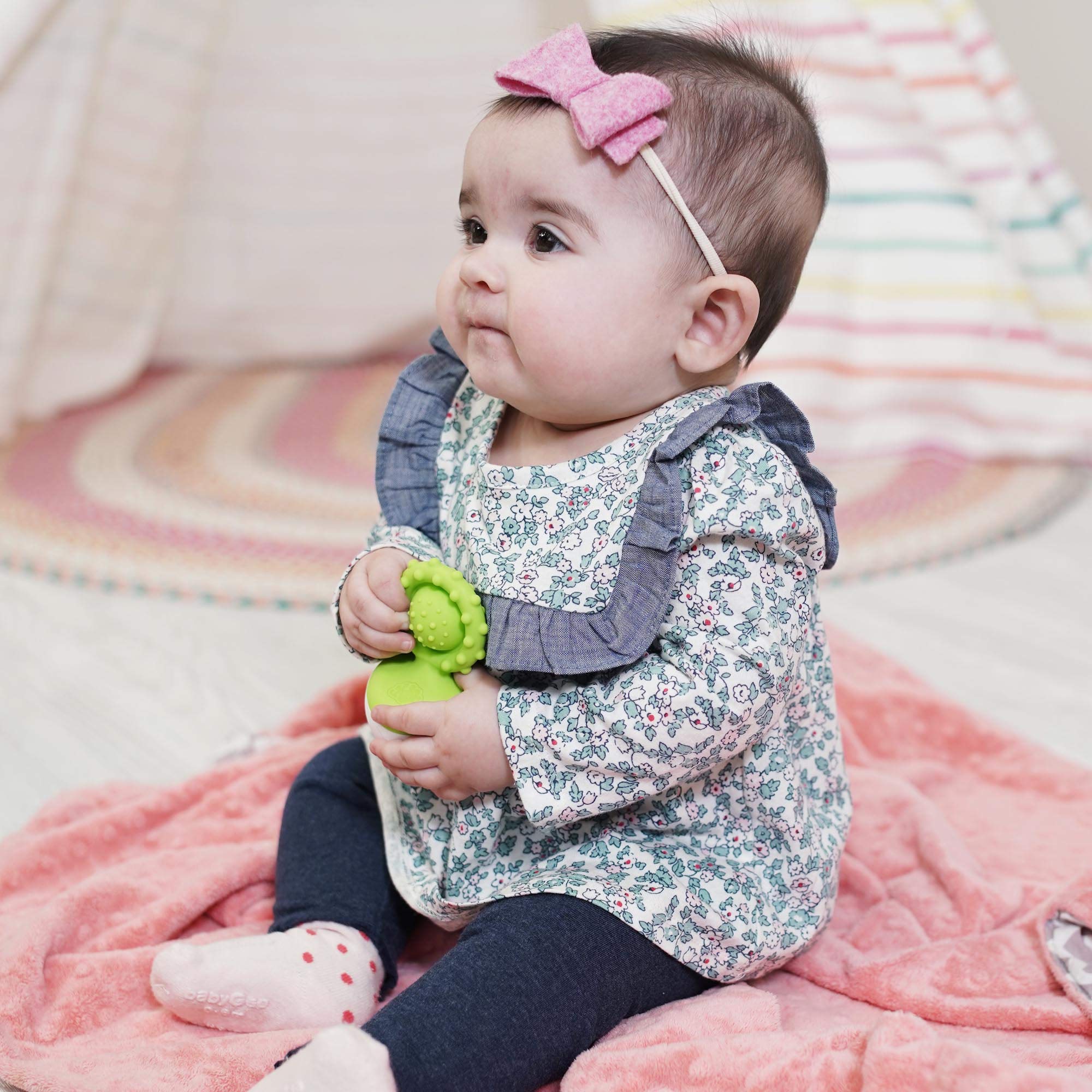 Fat Brain Toys Dimpl Wobbl Green Teether (1)
