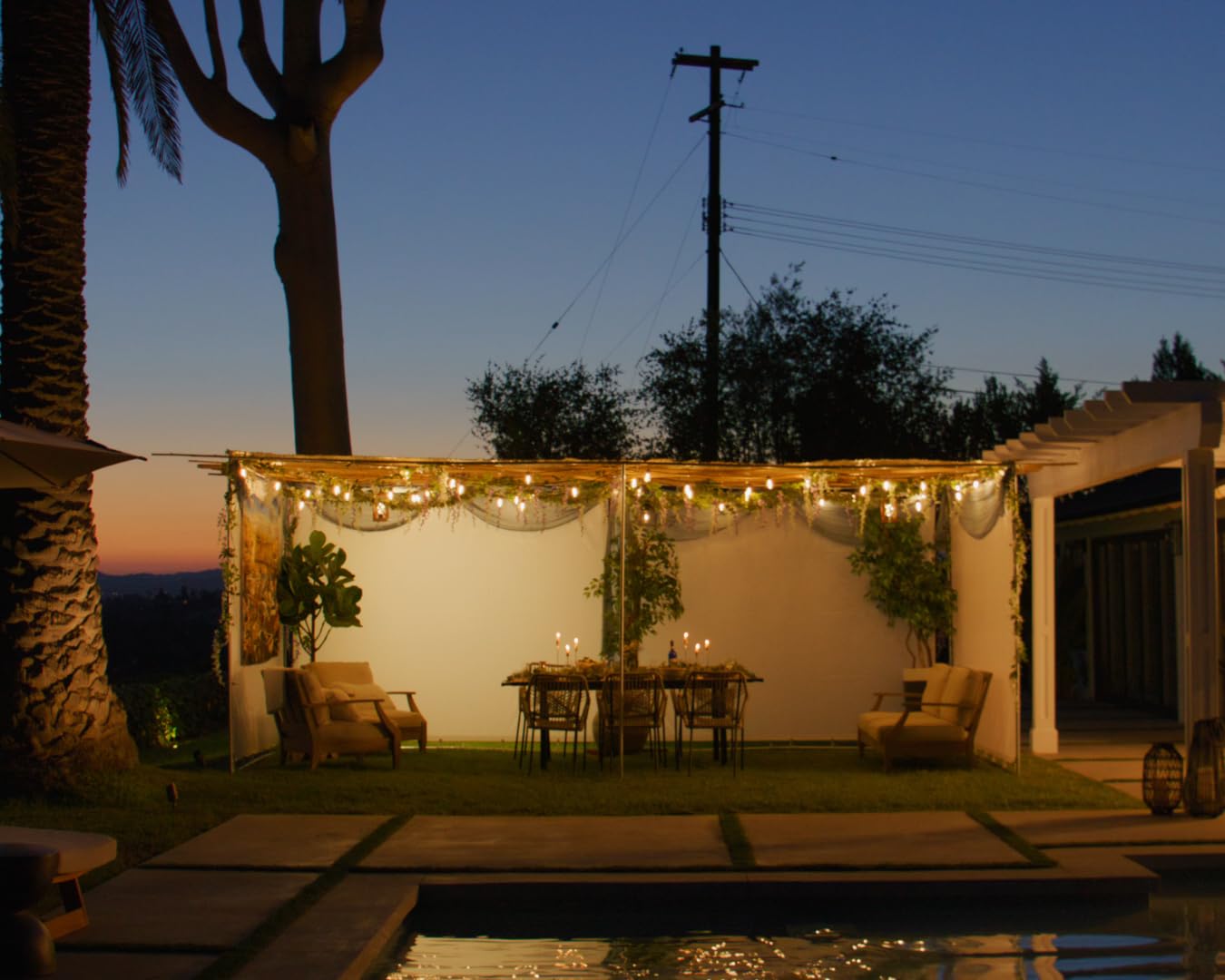 The Sieger Open Air Sukkah - Full Mesh Walls to Keep You Cool - Complete Kit Including frame walls Bamboo Mats & Support Poles - Easy to Assemble - No Tools Required (6x8)