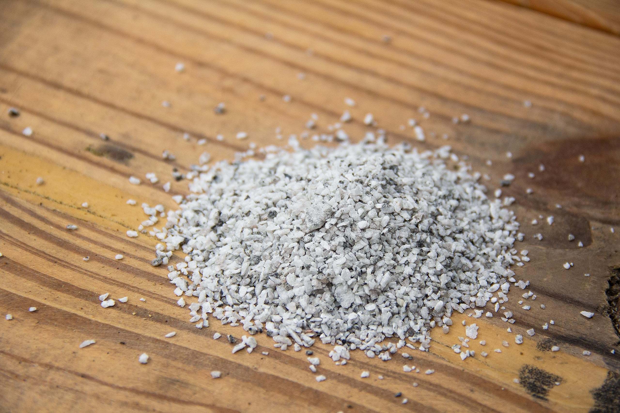 New Country Organics | Flock Perfect Starter Grit for Chicks to Help aid in Digestion | 8 lbs
