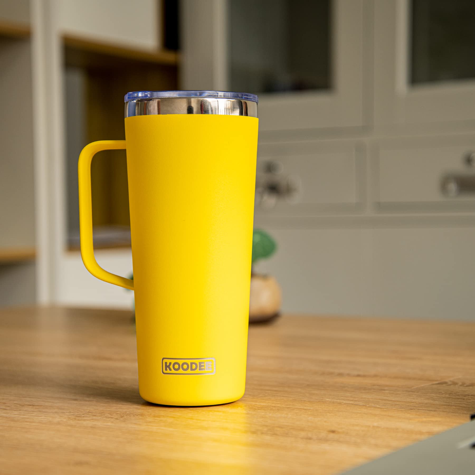 koodee Coffee Mug with Handle- 24 oz Insulated Coffee Travel Mug With Handle-Stainless Steel Vacuum Camping Mug Coffee Tumbler（Wine Red）