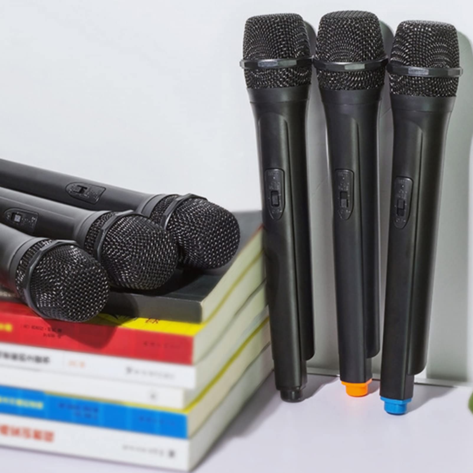 Ipetboom Simulated Microphone Toy, 1 Pc Fake Microphone Pretend Play Mic Microphone Karaoke Prop Fun Birthday Party Favors