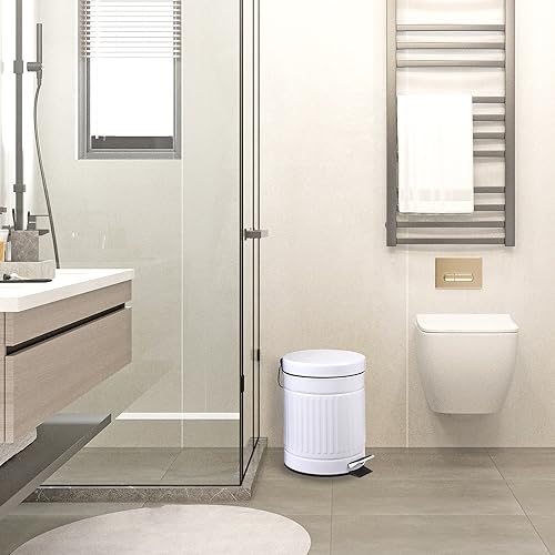 OCTMUSTARD 5 L Round Step Pet Trash with Lid,Mini Metal Pedal Bin,Small Garbage Can Wastebasket for Home,Car or Office,White