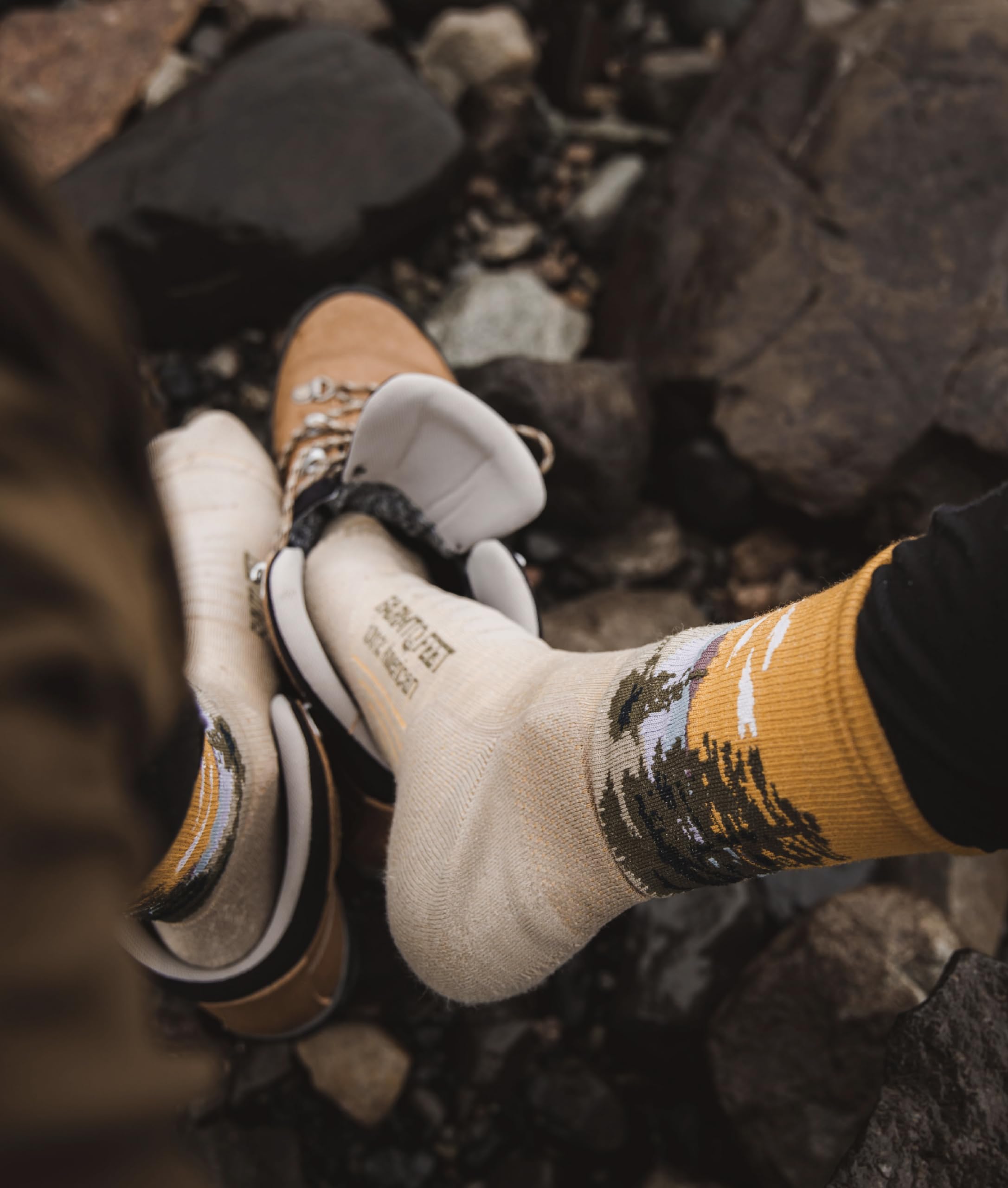 FARM TO FEET Desert Tan Cascade Locks Crew Socks, Large