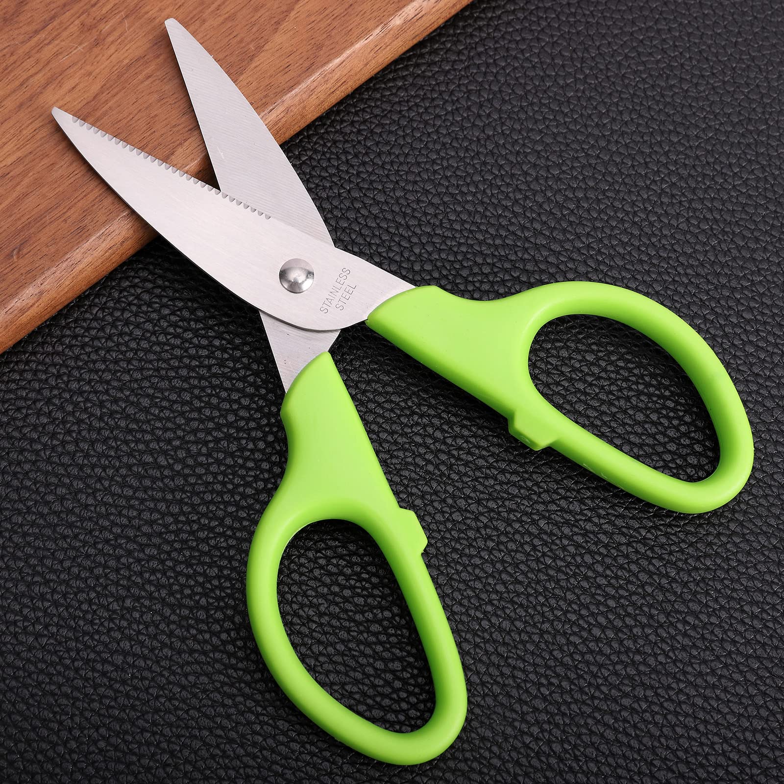 HITOPTY Green Multipurpose Scissors, 6in Straight Sturdy Sharp Scissors for Office School Student Home General Use Sewing Fabric Craft Supplies with Cover