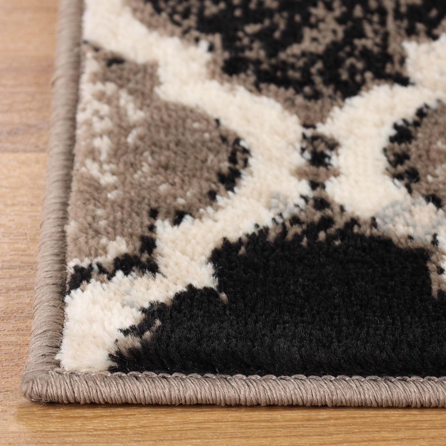 Superior Indoor Small Area Rug, Jute Backed, Perfect for Living/ Dining Room, Bedroom, Office, Kitchen, Entryway, Modern Geometric Trellis Floor Decor, Viking Collection, 2' x 3', Ivory