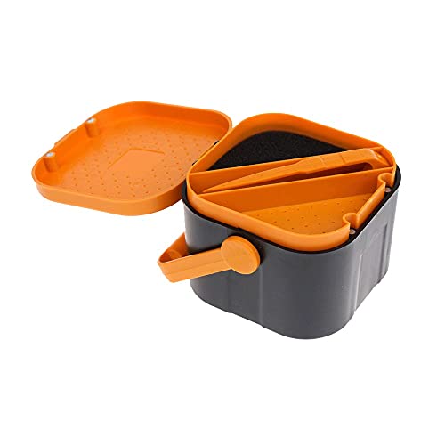 LMMDDP Double-layer Plastic Fishing Bait Box Double-layer Fishing Tackle Box 10 X 10 X 7.5cm Fishing Tackle Box