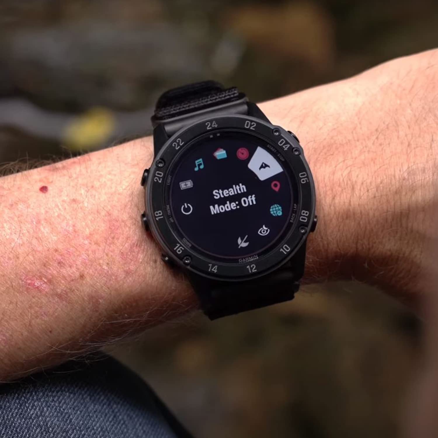 Garmin tactix Delta Solar GPS Tactical Watch - Men's Rugged Military Watch with Stealth Mode, Night Vision, Compass - Power Bundle Portable Charger & tactix Screen Protectors