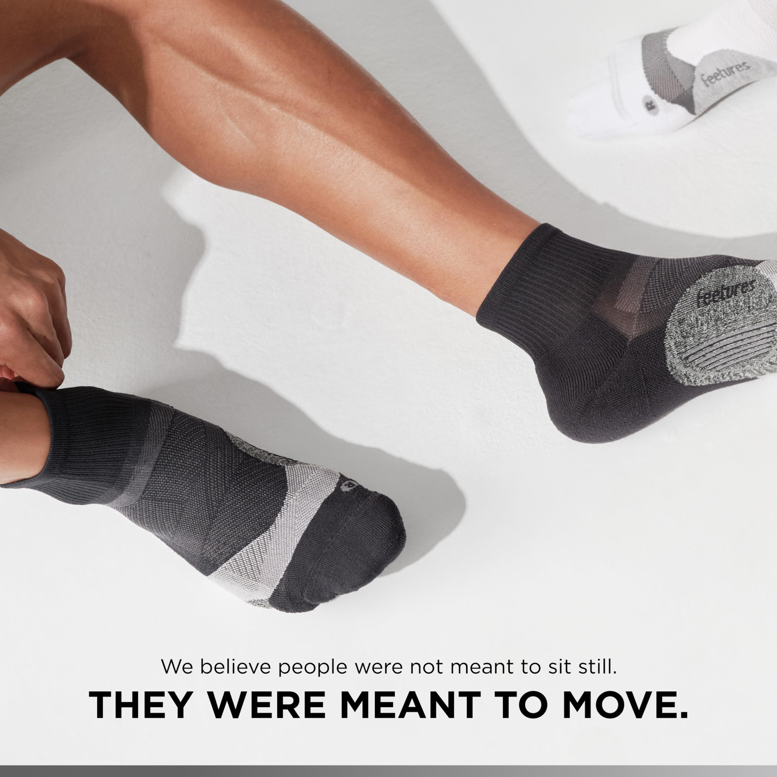 Feetures Elite Light Cushion Quarter Solid - Sport Sock with Targeted Compression - White, XL (1 Pair)