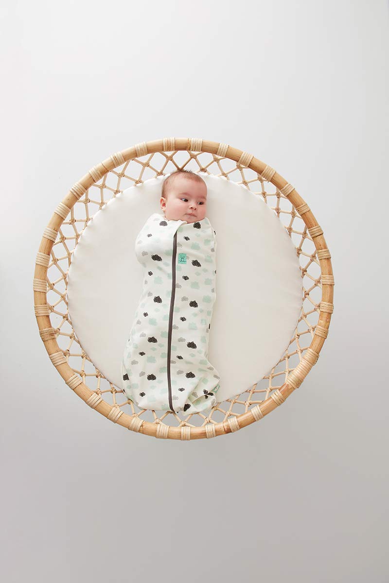 ergoPouch 1 tog Cocoon Swaddle Bag- 2 in 1 Swaddle Transitions into arms Free Wearable Blanket Sleeping Bag. 2 Way Zipper for Easy Diaper Changes (Clouds, 3-12 Months)