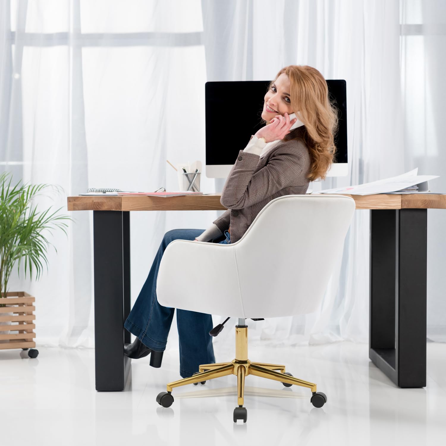 ERILEWE COLLECTION Velvet Home Office Chair, Cute Swivel Desk Chair with Wheels, Modern Rolling Adjustable Vanity Chair with Gold Base for Home Office, Vanity Room,Bedroom