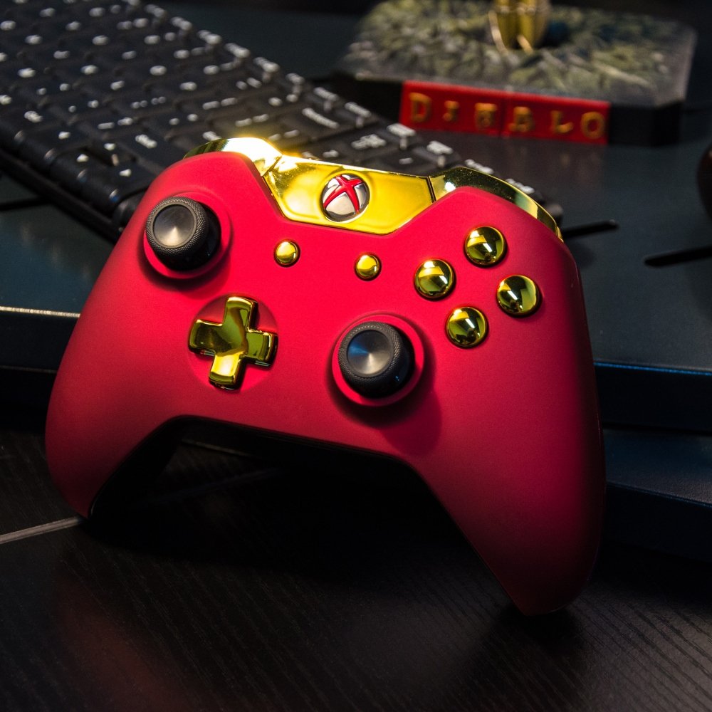 eXtremeRate Custom Design Unique Top Shell Case Front Housing Replacement Faceplate Kits for Xbox One Remote Controller Cover (Soft Touch Red)