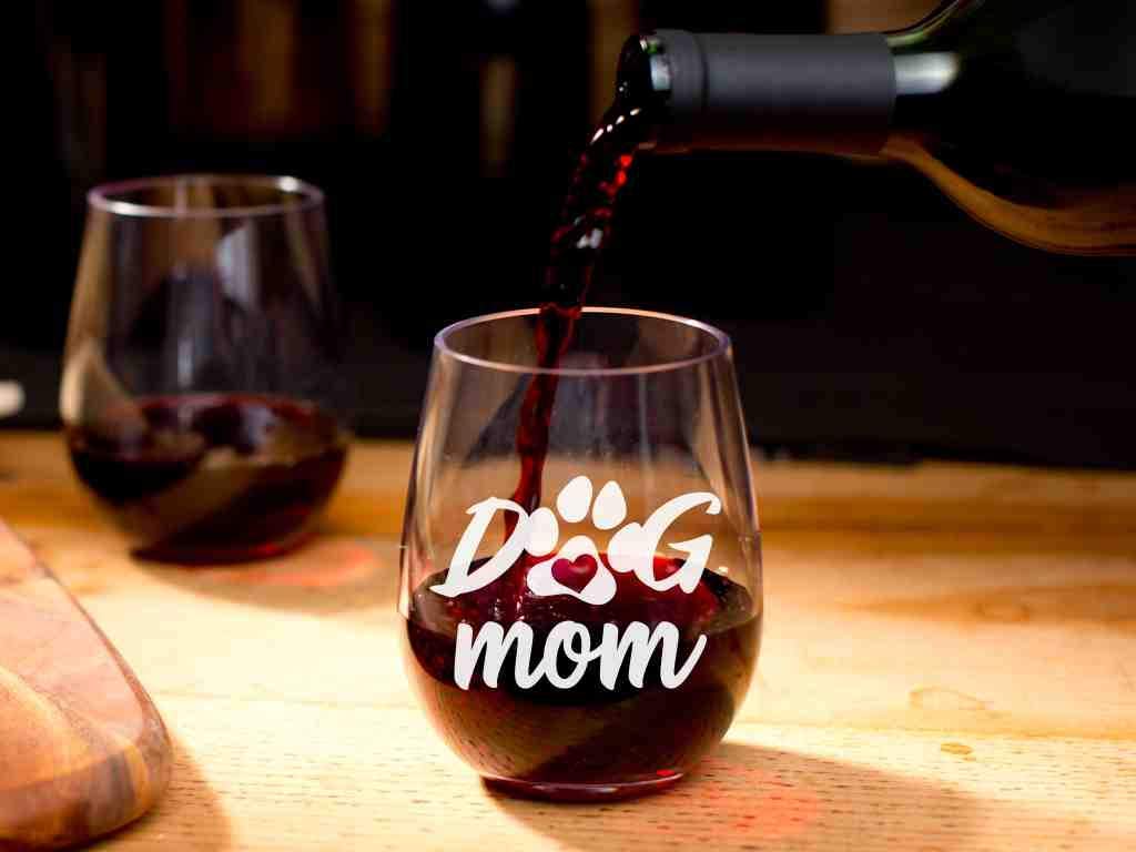 GSM Brands Stemless Wine Glass for Dog Lovers (Dog Mom) Made of Unbreakable Tritan Plastic and Dishwasher Safe - 16 ounces