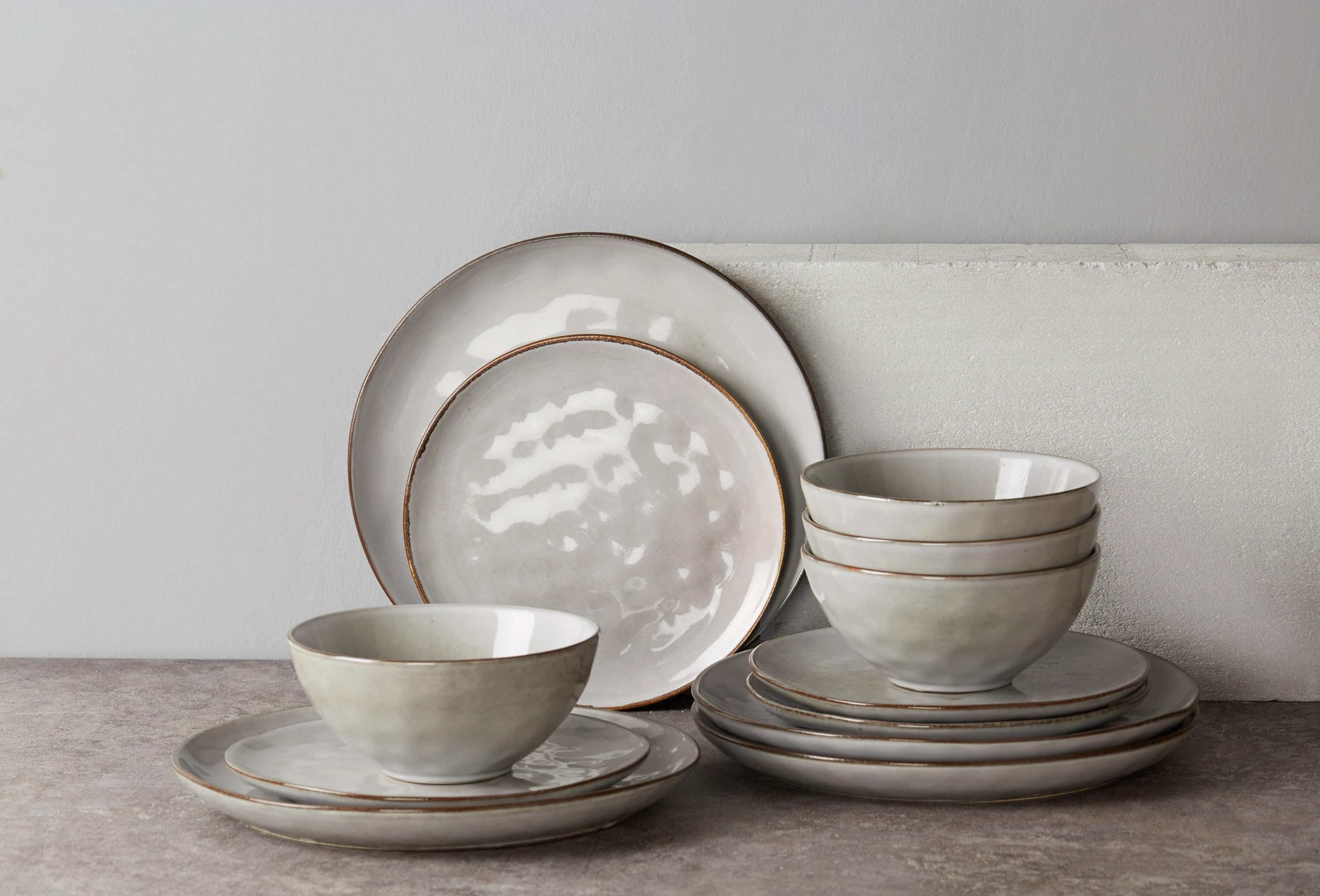 Famiware Dinnerware Sets for 4, Ocean Round 12-Piece Kitchen Plates and Bowls Sets, Reactive Glaze, Microwave and Dishwasher Safe, Scratch Resistant, Grey