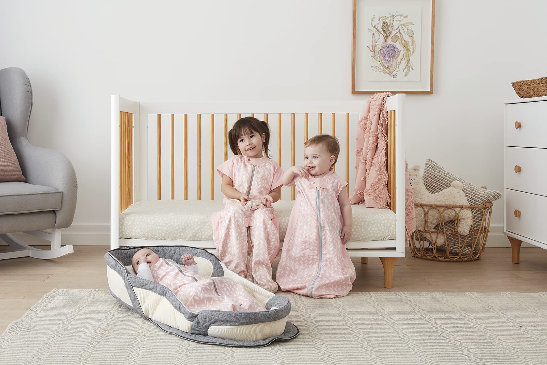 ergoPouch 1 tog Cocoon Swaddle Bag- 2 in 1 Swaddle Transitions into arms Free Wearable Blanket Sleeping Bag. 2 Way Zipper for Easy Diaper Changes (Spring Leaves, 0-3 Months)