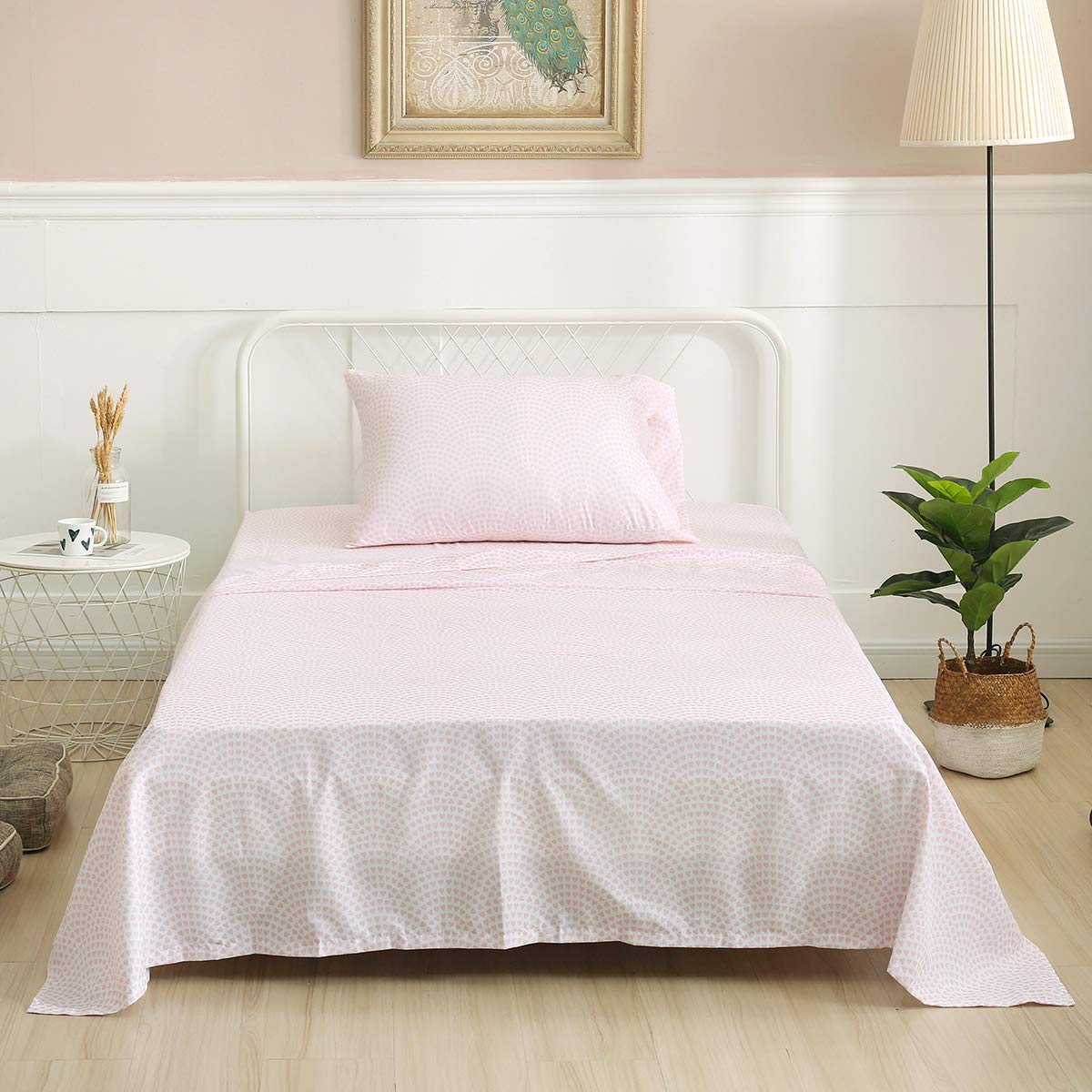 Vonty Kids Bed Sheets Twin Pink Heart Printed Sheets for Girls, Soft Lightweight Microfiber Easy Wash Bedding Set (1 Fitted Sheet + 1 Flat Sheet + 1 Pillowcase)