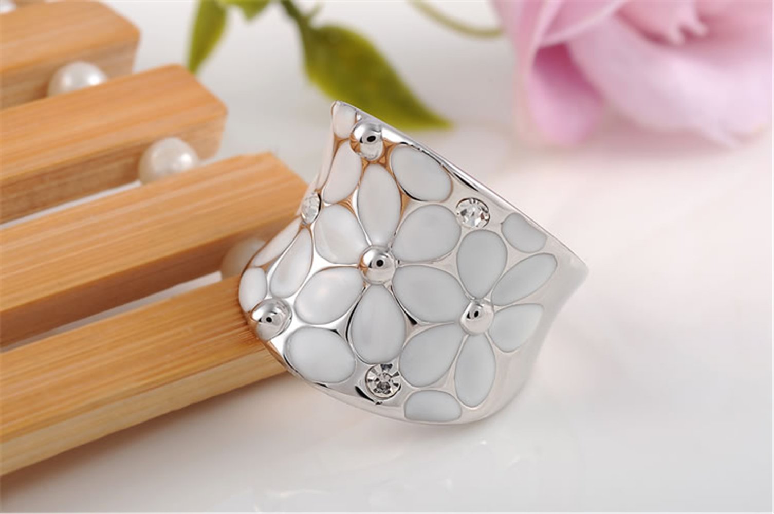 Fashion Month Womens Elegant Enamel Flower White Gold Band Bloom Petal Platinum Wedding Engagement Ring Crystal Inlay Size 8