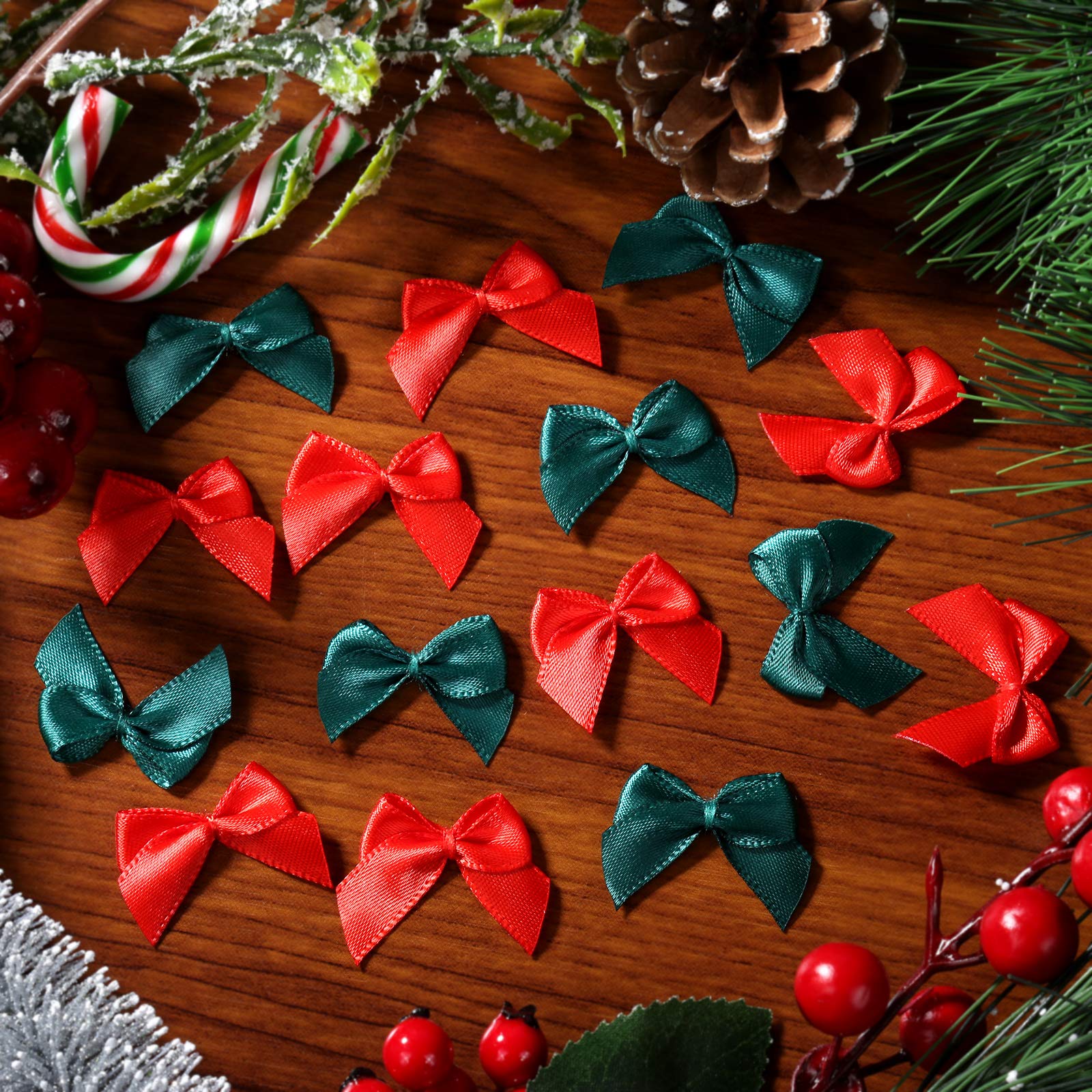 WHQXFDZ 160 Pieces Mini Red and Green Ribbon Bows Christmas Bows for Wedding Birthday Christmas Tree Crafts Home Decoration DIY Making(Red and Green)