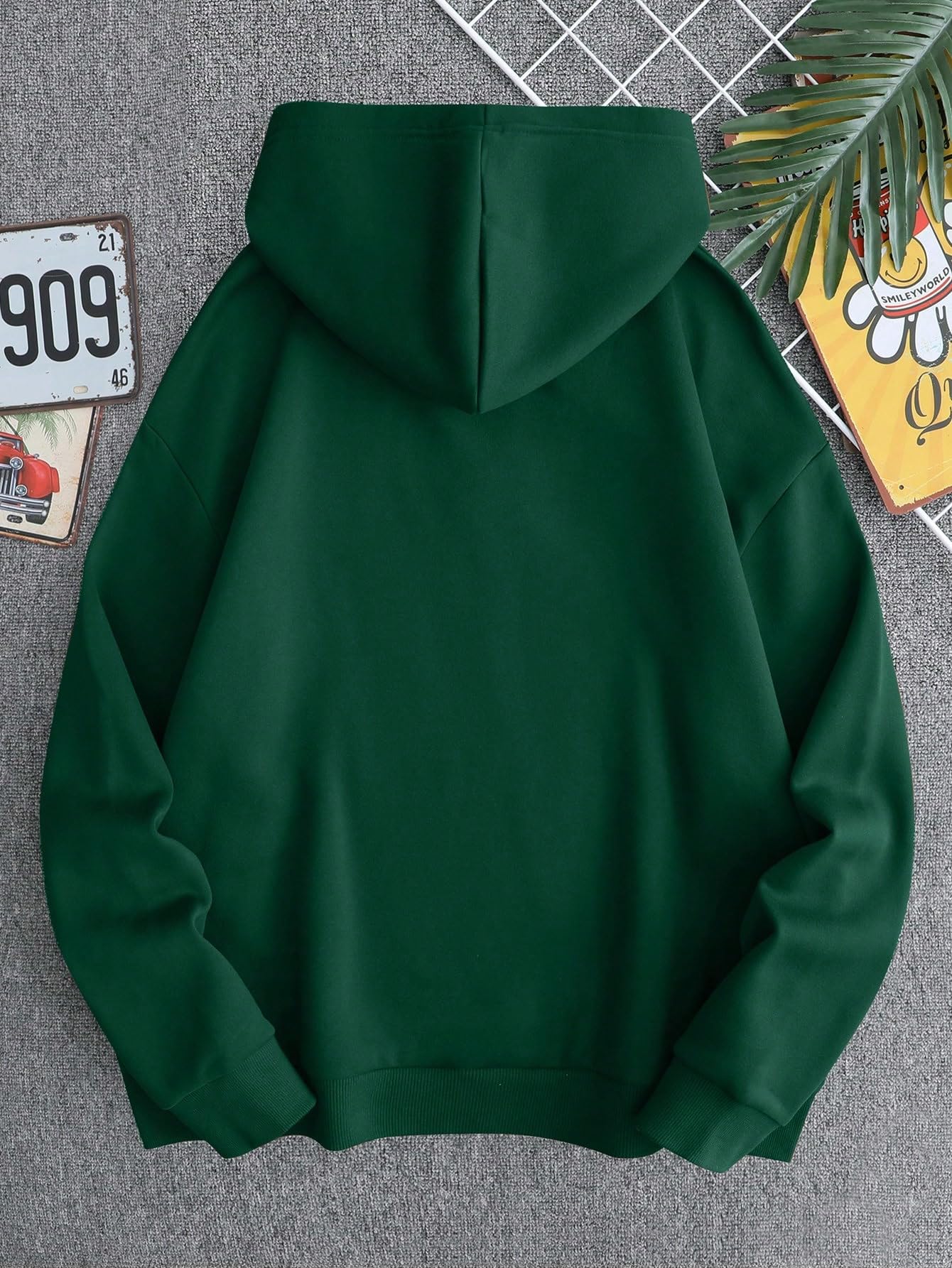 Floerns Men's Letter Graphic Print Lightweight Hoodies Long Sleeve Drawstring Pullover Sweatshirts With Pockets Green Heart Cartoon S