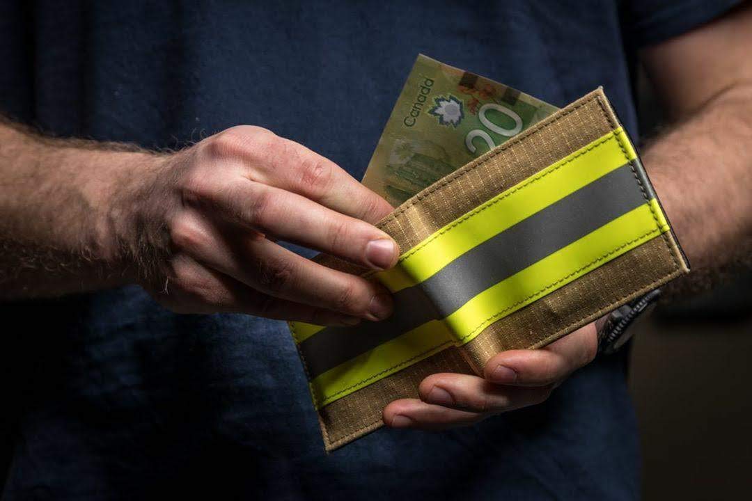 Flashfire Supply Firefighter Wallet Bifold Original Turnout Bunker Fabric Gear - Portefeuille Pompier (Black & Yellow)