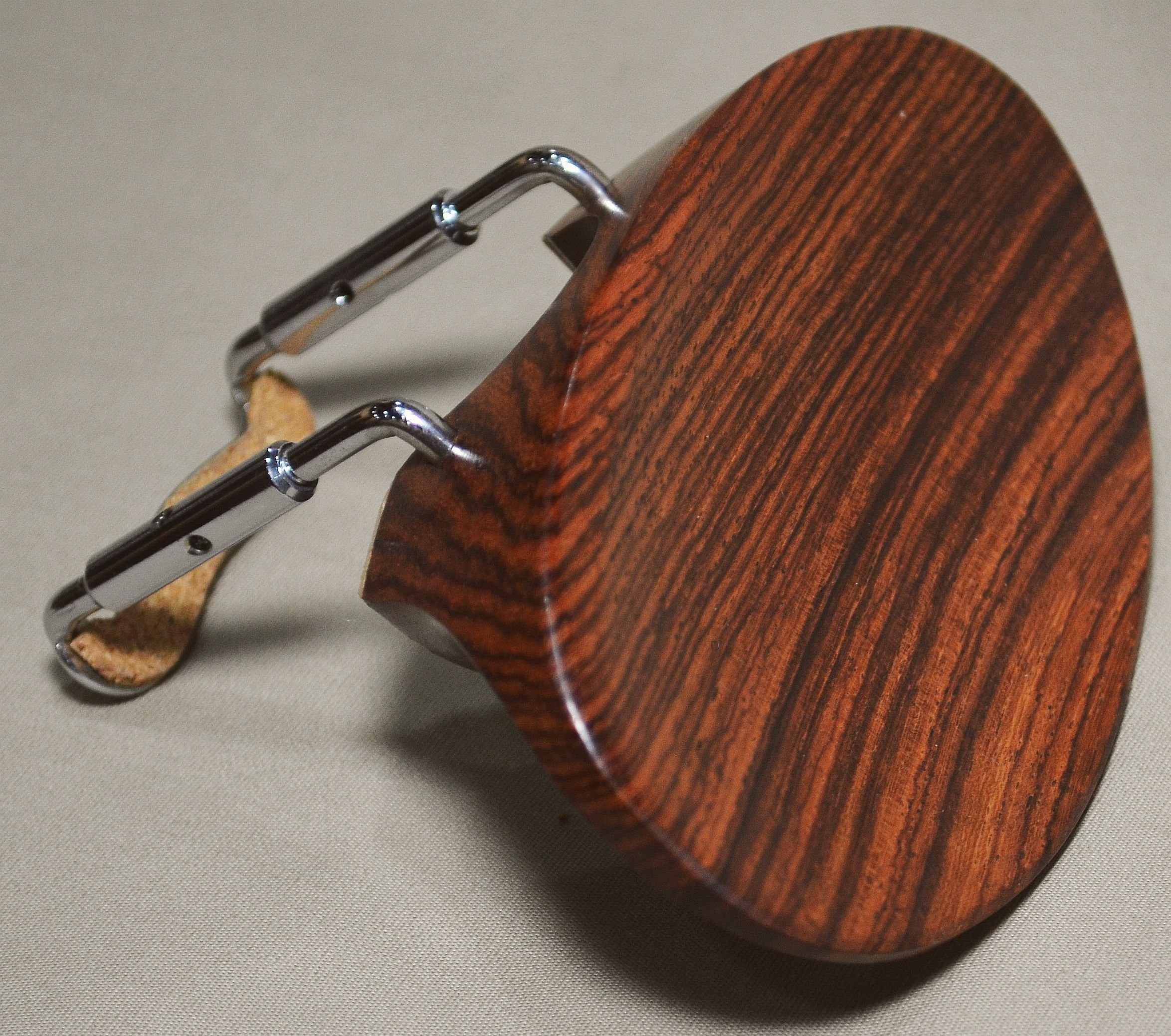Flat Flesch 3/4-4/4 Violin Chinrest - Rosewood with Standard Bracket