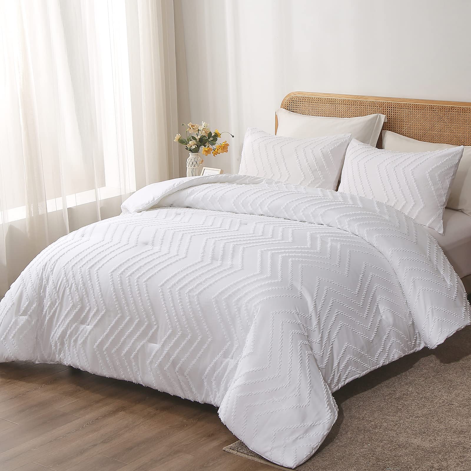 FLYMME Light Pink Comforter Set King 3 Pieces, Soft Lightweight Pom Pom Microfiber Bedding Sets for All Season, Boho Shabby Chic Pink King Size Comforter Sets for Girls, 90'' x 104''