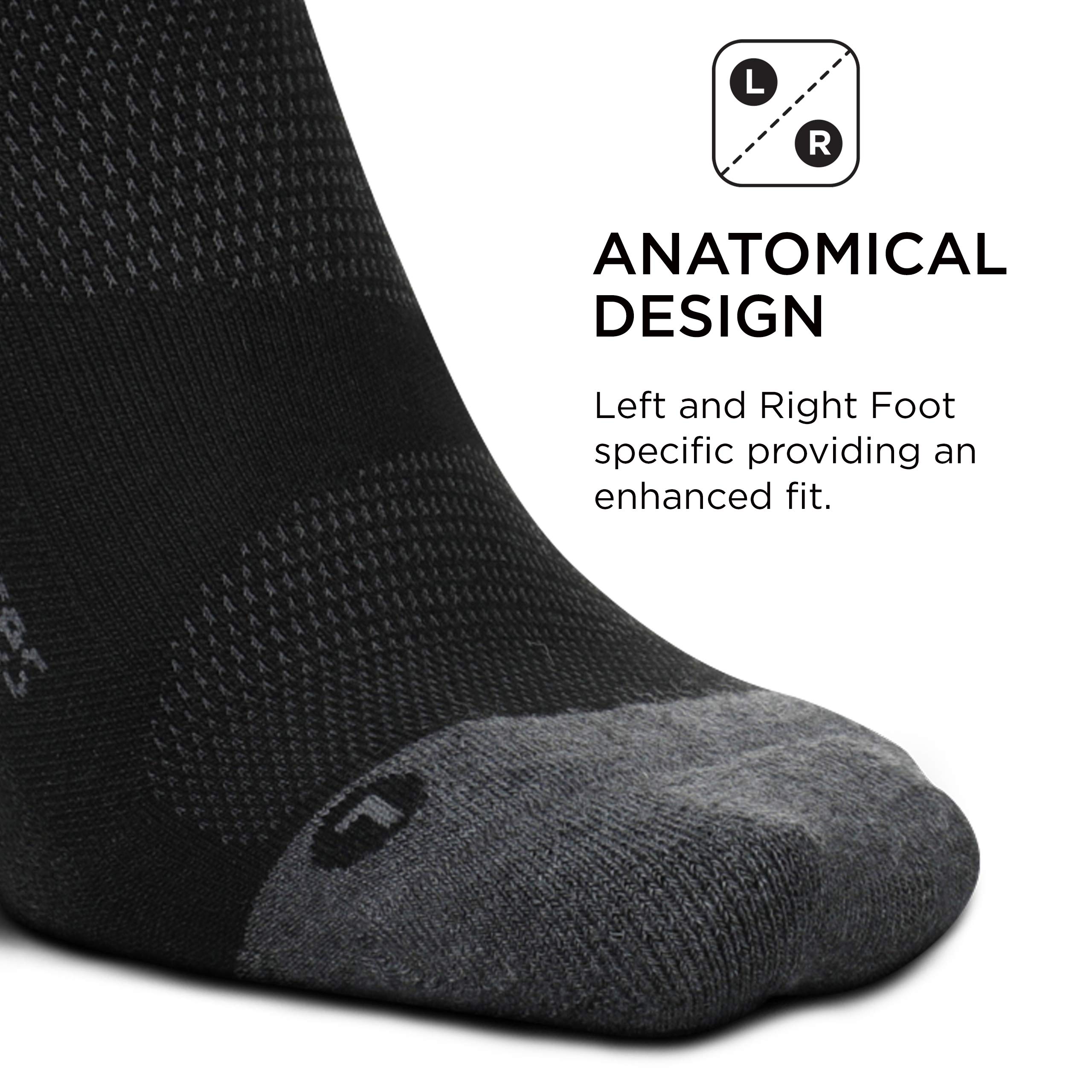 Feetures Elite Max Cushion No Show Tab Ankle Socks - Sport Sock with Targeted Compression - Black, M (1 Pair)