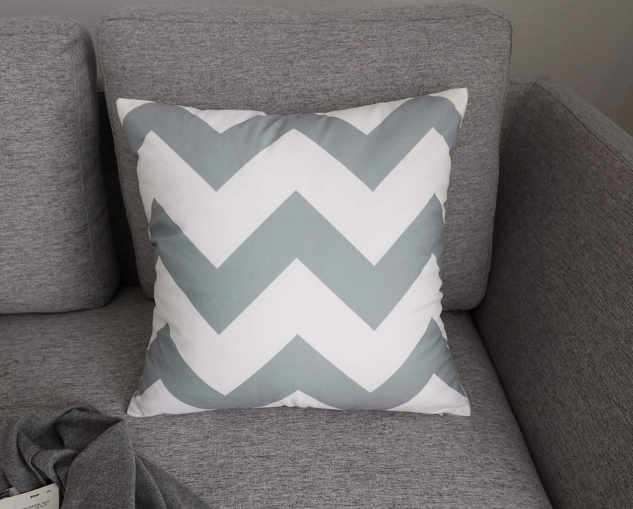 FanHomcy Accent Decorative Throw Pillow Cases Soft Microfiber Outdoor Throw Pillow Covers 18 x 18 for Couch Bedroom, Set of 4, Grey Quatrefoil Arrow Ogee Chevron Patterns