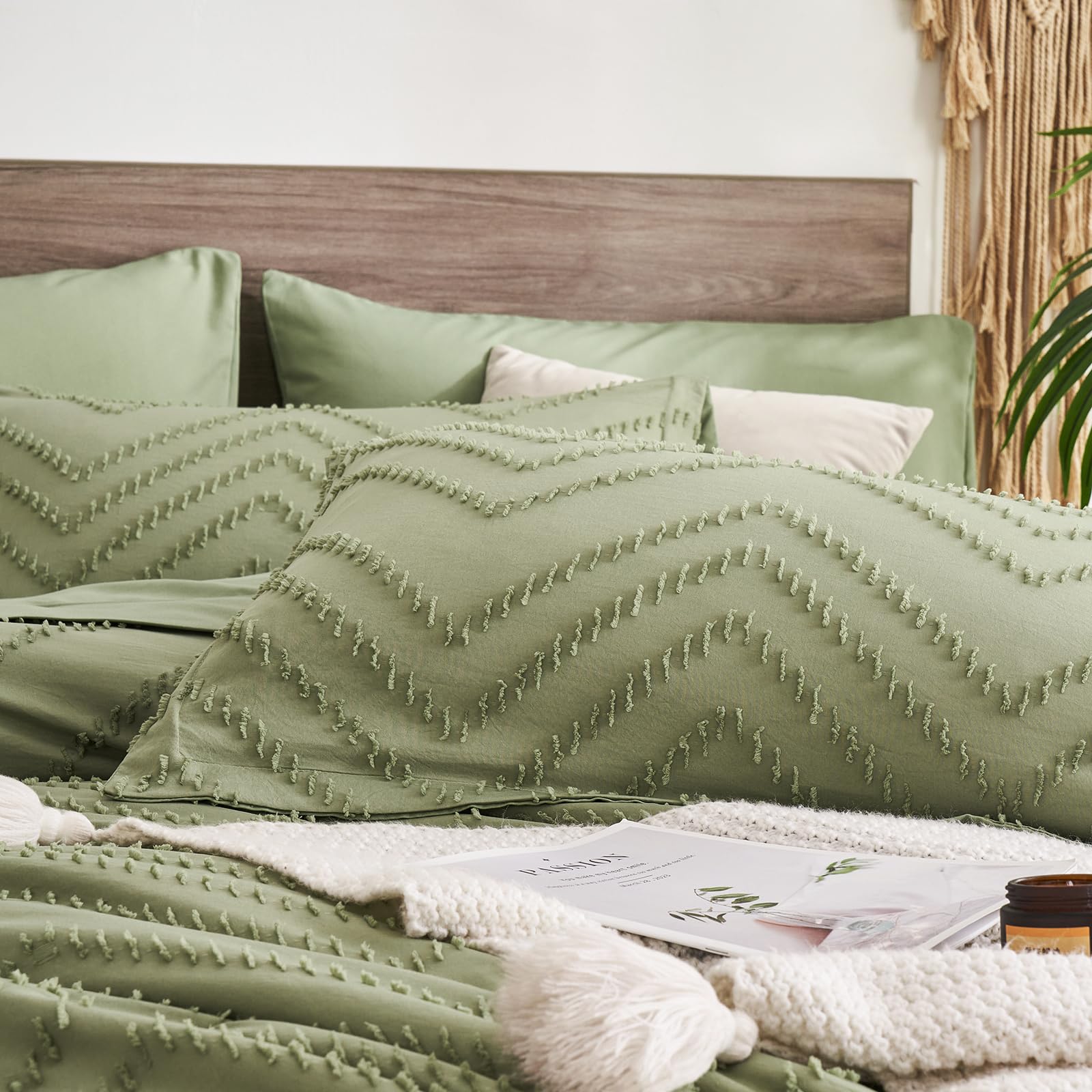 FLYMME Sage Green Queen Comforter Set with Sheets,Tufted Bed in a Bag 7 Pieces, Chevron Boho Shabby Chic Farmhouse Bedding Set,Soft Microfiber Comforter for ALL Season(Sage Green,90”*90”)