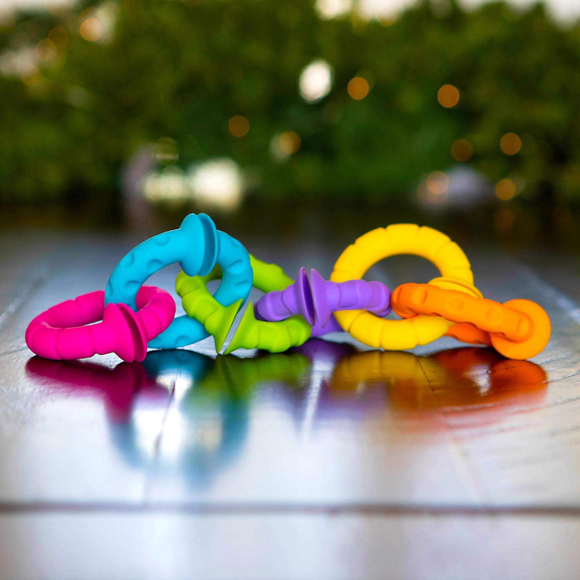 Fat Brain Toys Ringlets - pipSquigz Ringlets teether Baby Toys & Gifts for Ages 1 to 7