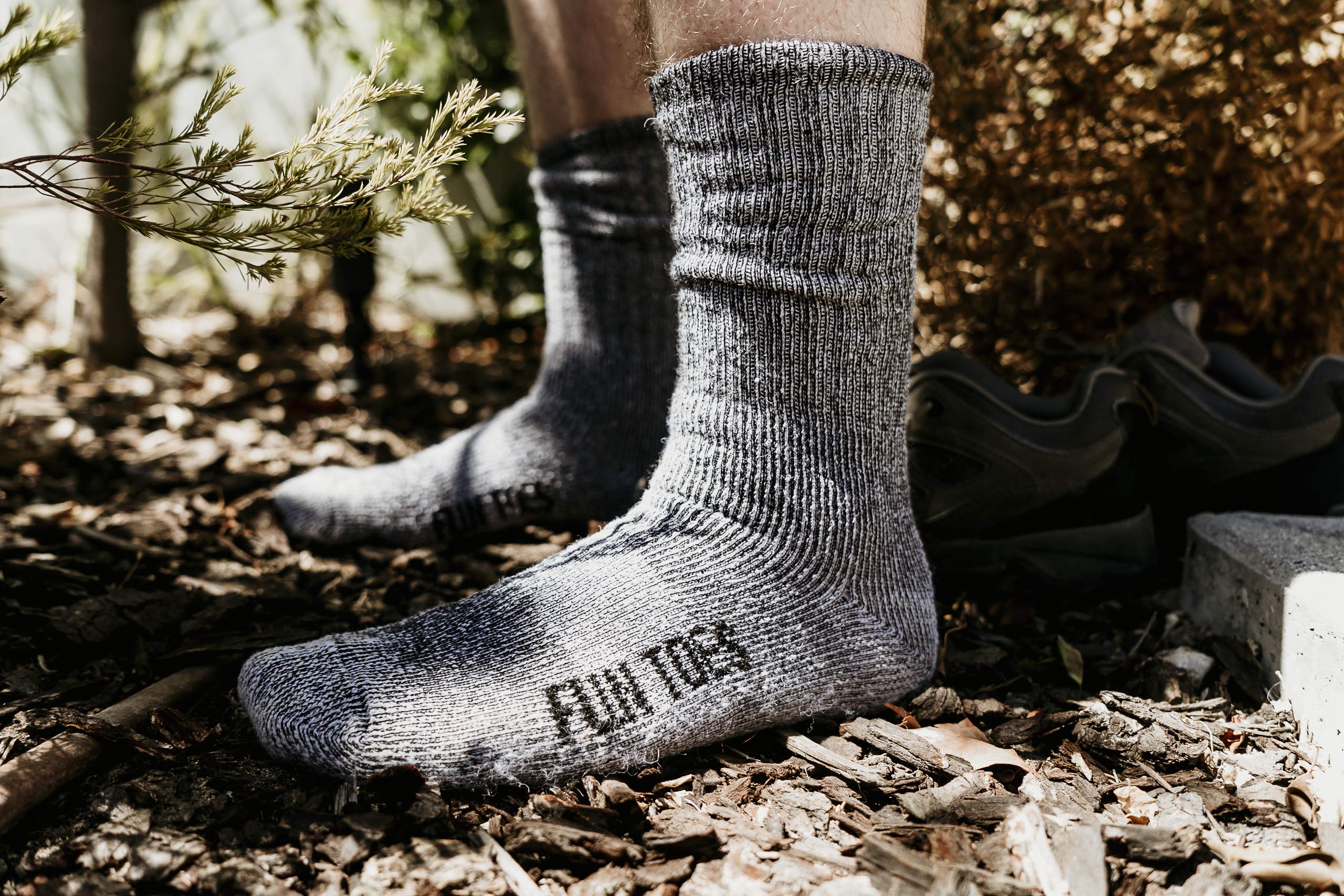 FUN TOES Men's 70% Merino Wool Crew Socks 4 Pack Midweight Arch Support Fully Cushioned Ideal for Hiking (Brown, Mens 10-13)