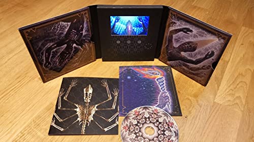 Fear inoculum Limited Edition w/ HD Screen Video Player & Download Card Variant 2 : Priest Bowing
