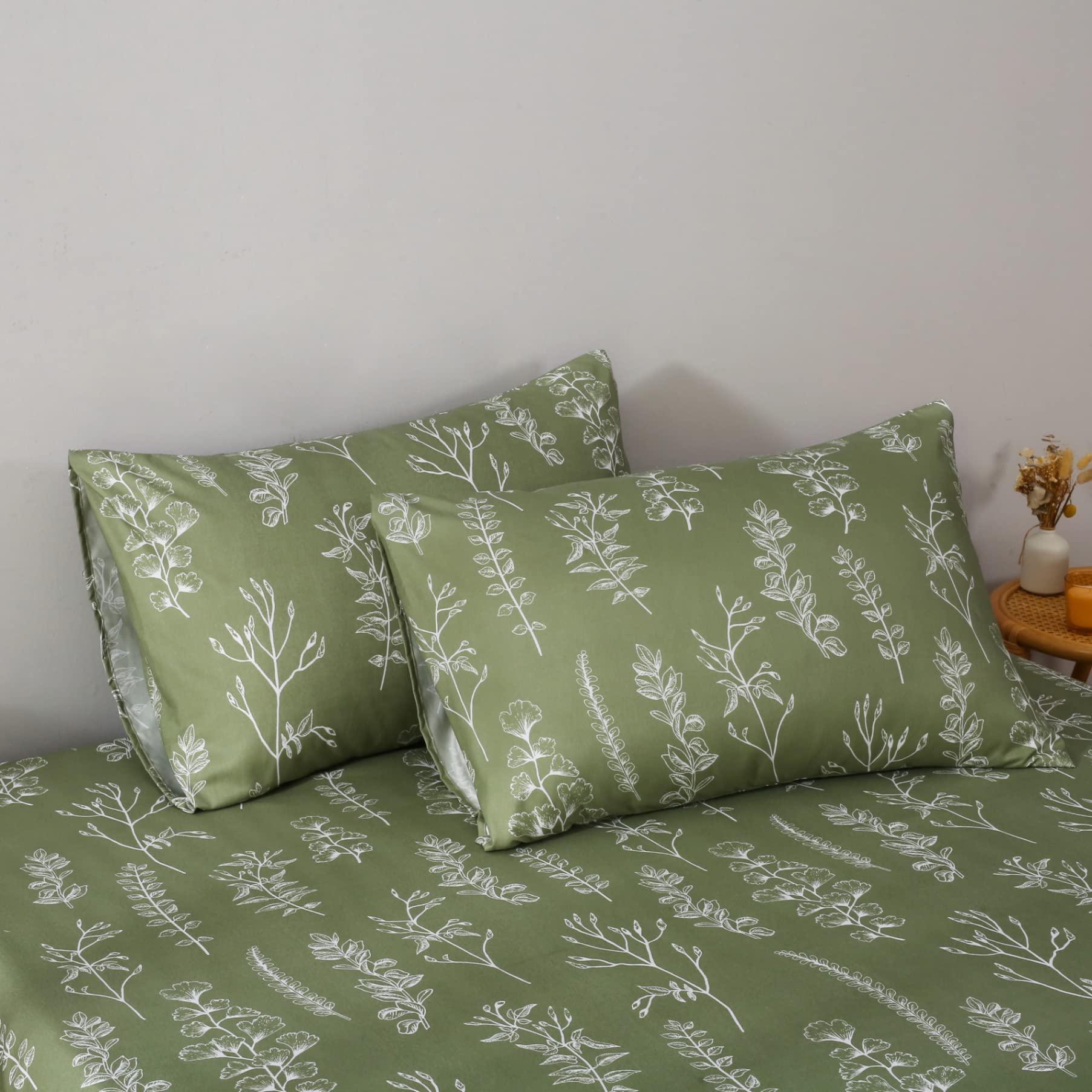 FULTEMPS Floral Sheets Set, Premium 100% Microfiber Flowery Beding Set Elegant Gingko Leaf Printed Farmhouse Bedding White Plants Deep Pocket Fitted Bed Sheets (King, Sage Green)