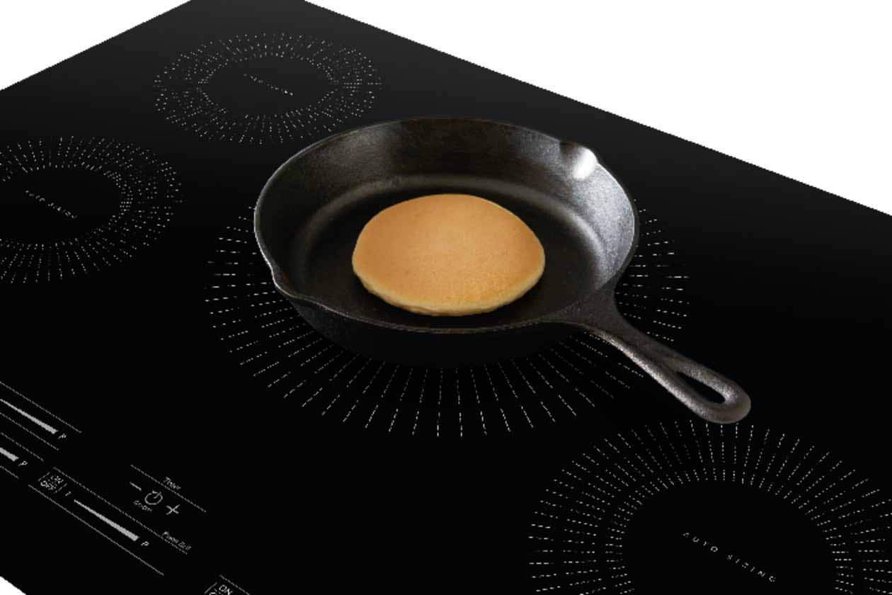 Frigidaire FFIC3026TB 30 Inch Electric Induction Smoothtop Style Cooktop with 4 Elements in Black