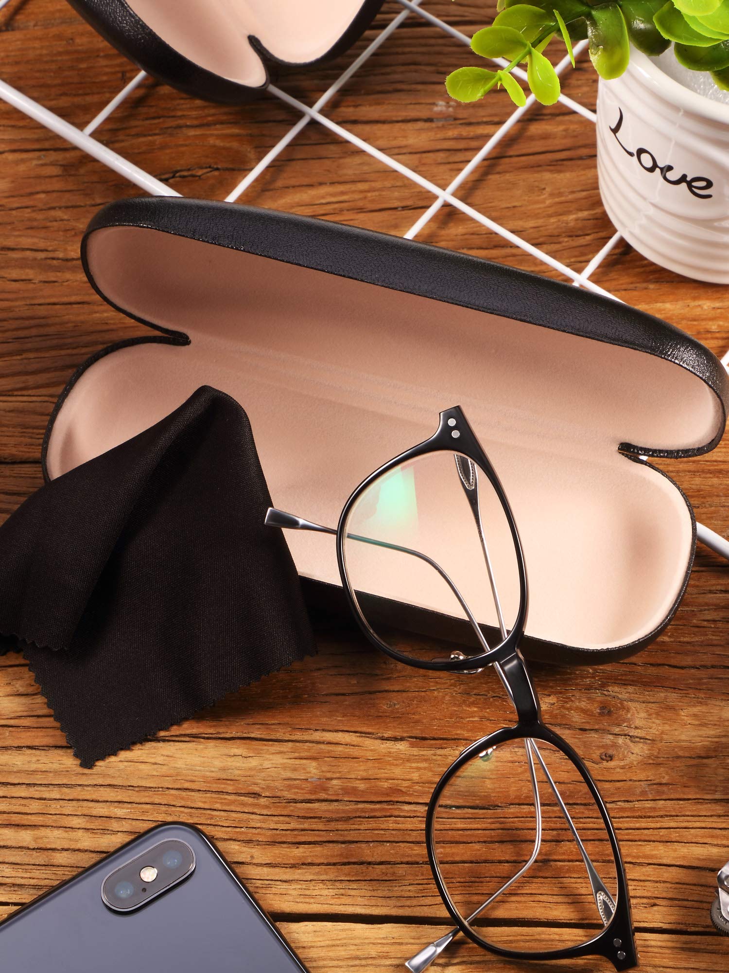 Frienda 3 Pieces Hard Glasses Case Reading Eyeglass Case Protective Sunglasses Case with Cleaning Cloth for Men Women Unisex(Black)