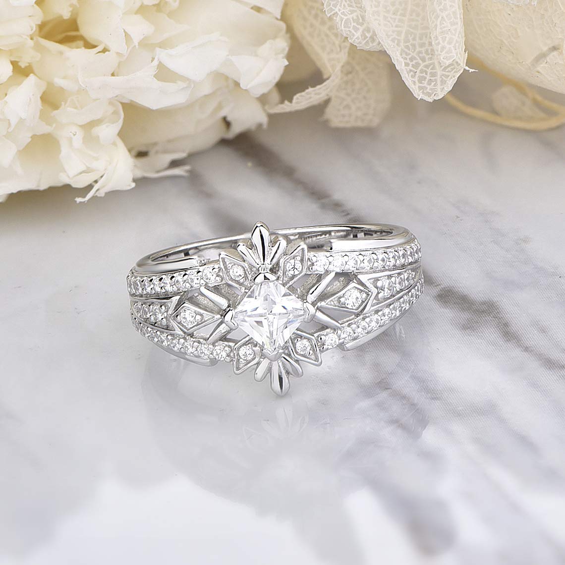 FJ Vintage Wedding Ring, Sterling Silver with Diamond Cut Stone, Square Stone Princess Ring (Size 6)