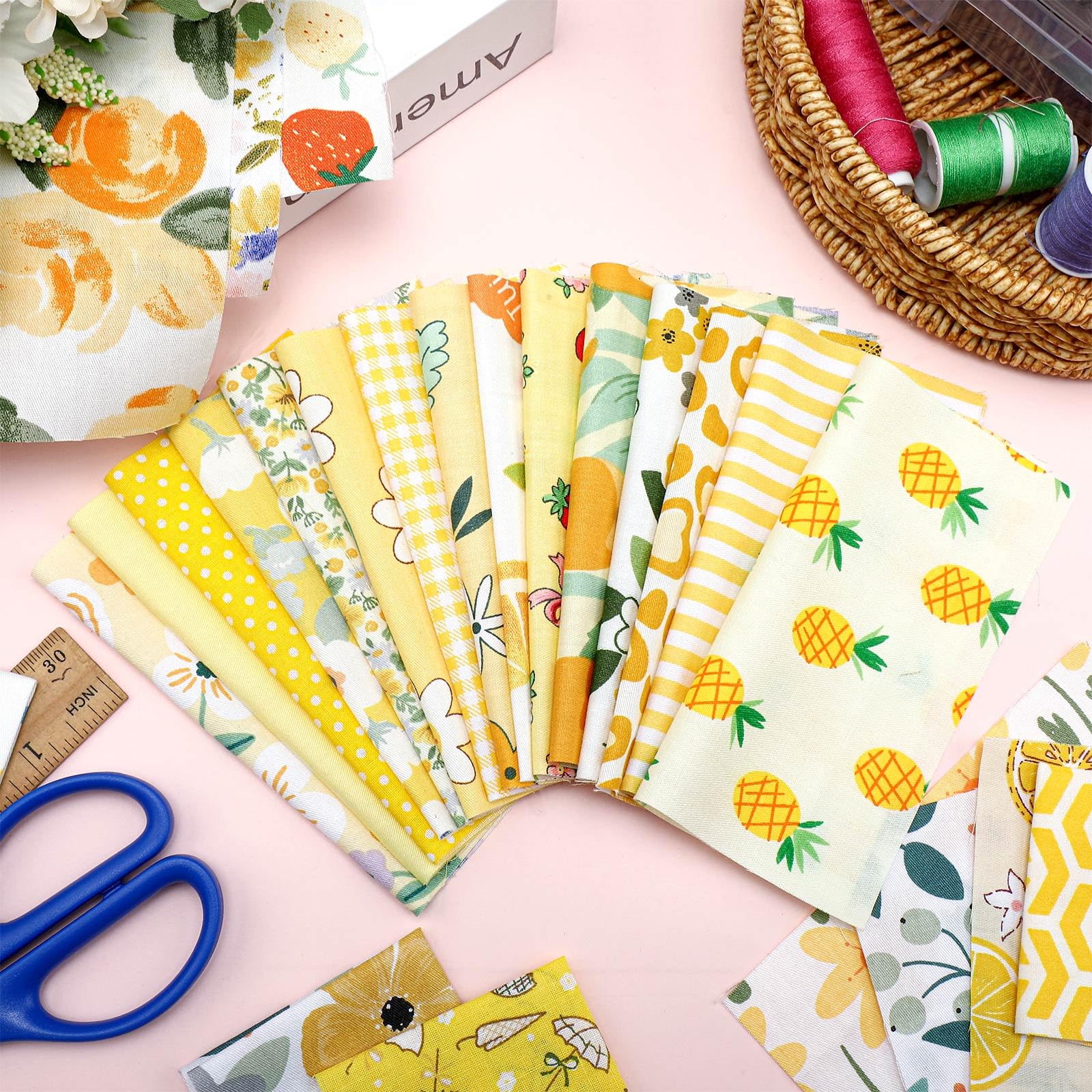 Ganeen 500 Pcs Cotton Fabric Squares 5 "x 5" Quilt Precut Fabric Printed Fabric Bundles Sheets Charm Packs for Quilting for DIY Sewing Scrapbooking Patchworks Crafts (Yellow Floral)