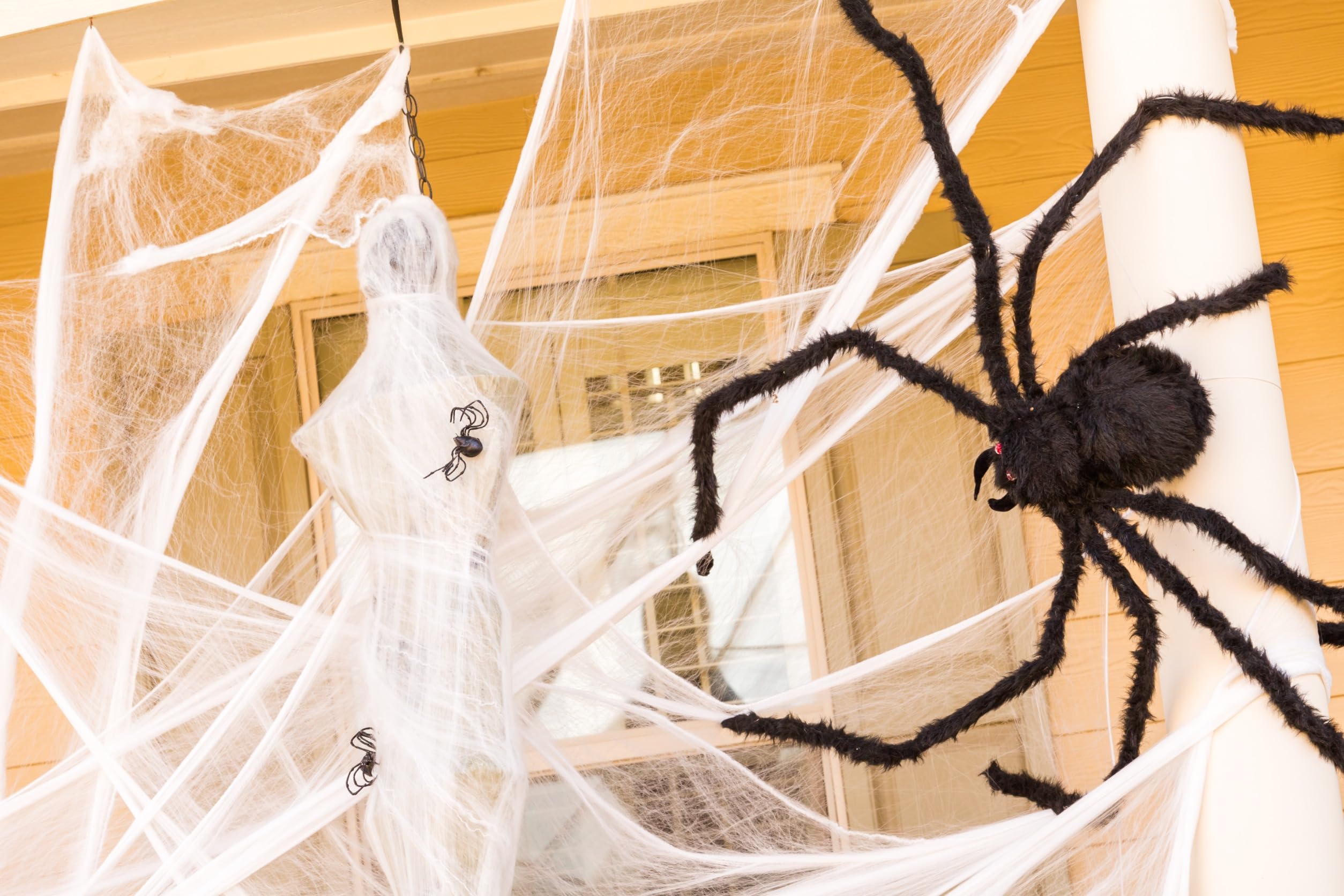 GIFTEXPRESS 52 Inch Black Spider with Eye Light-up Halloween Fluff Spider for Halloween Decoration, Horror Scene Decoration Holiday Décor Theme Party