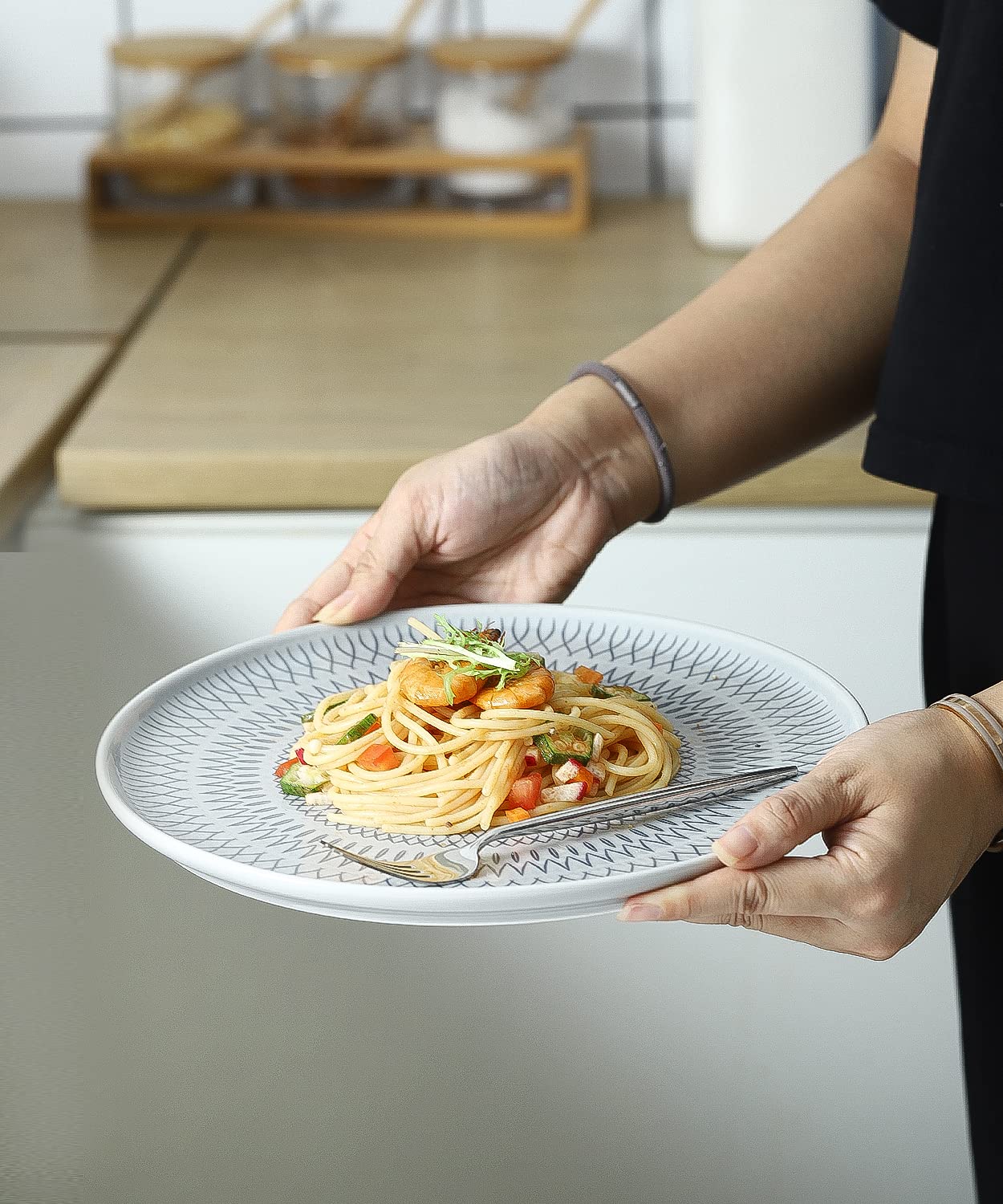 Hasense Porcelain 10 Inches Dinner Plates Set of 4, Salad Plates Ceramic Dessert Dishes for Pizza Pasta Maincourse, Microwave & Dishwasher Safe