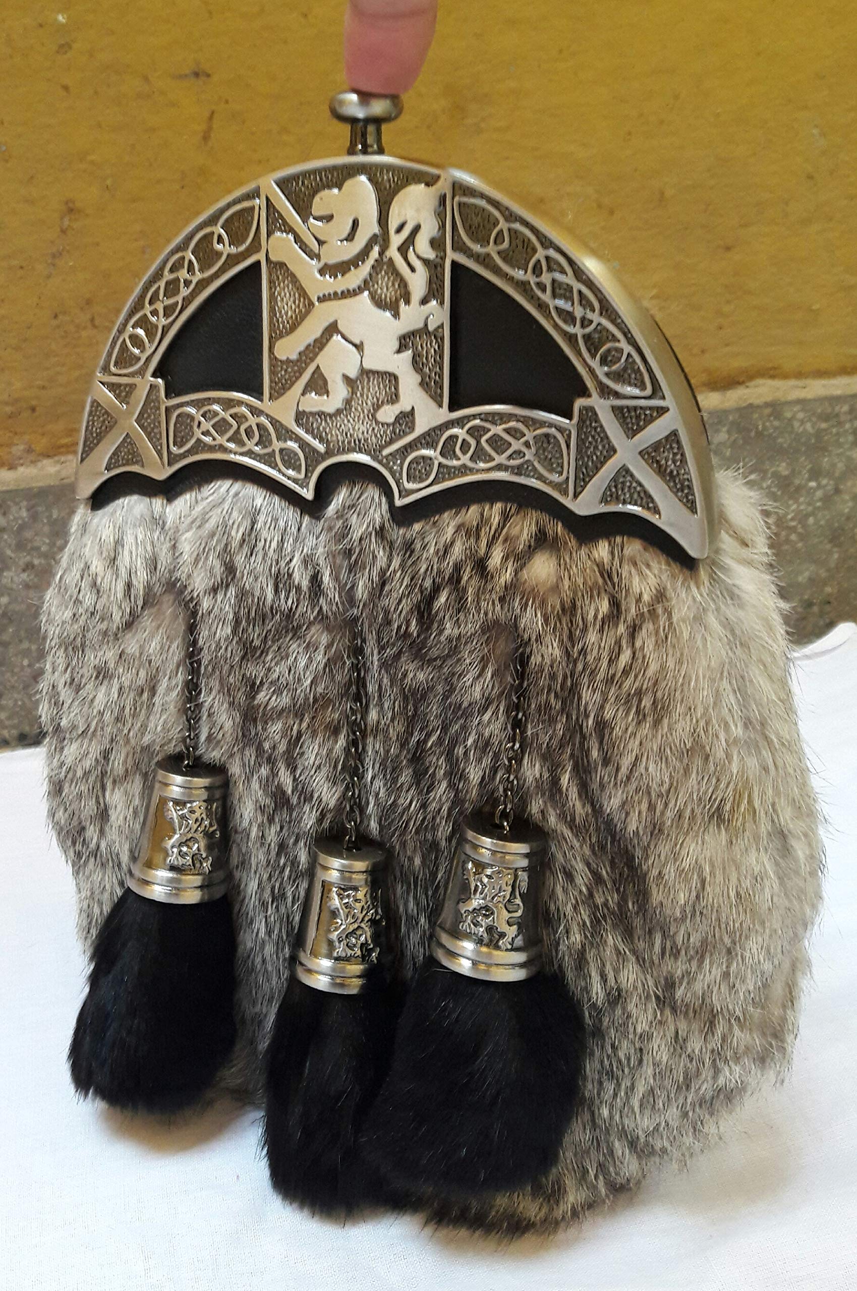 Generic Men's Scottish Kilt Dress Sporran Rampant Lion Cantle & Tassels Caps (free belt), Gray, Standard