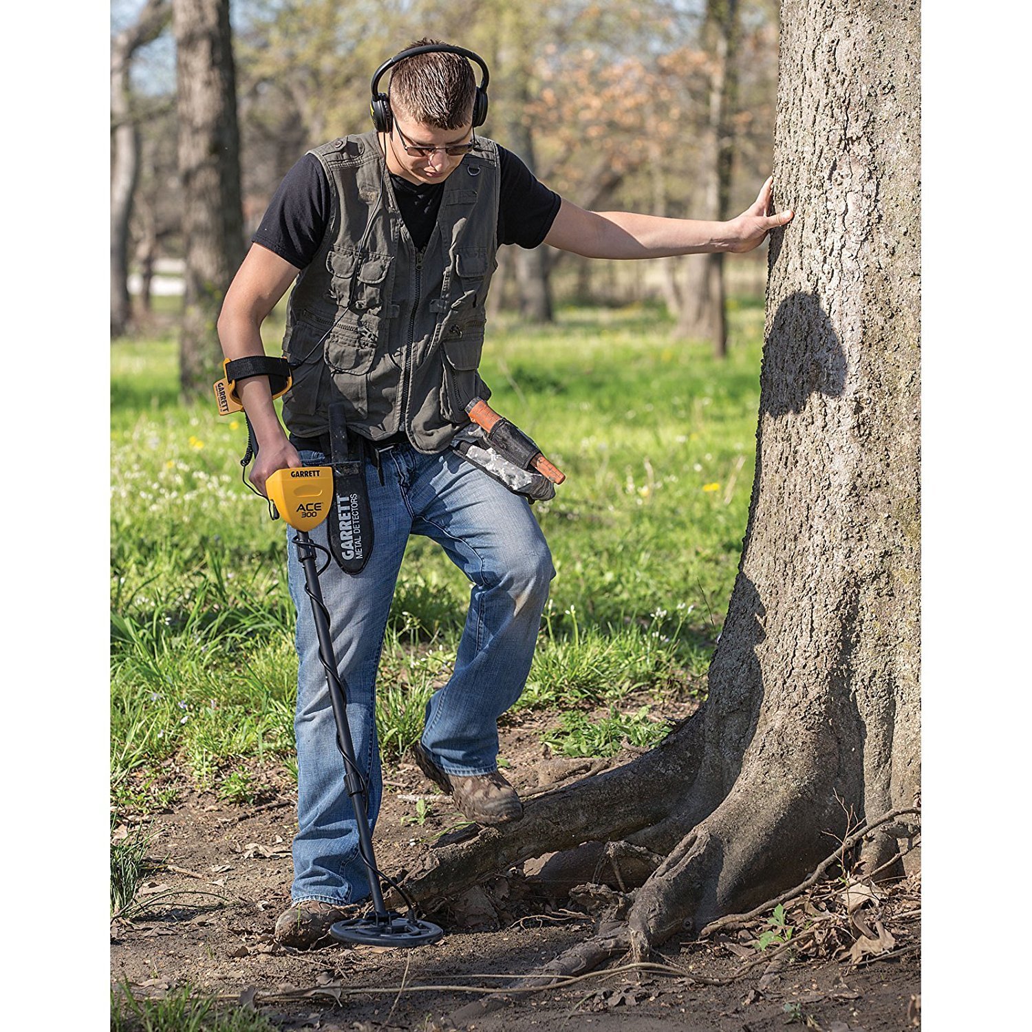 Garrett ACE 200 Metal Detector with Waterproof Search Coil and Treasure Sound Headphone
