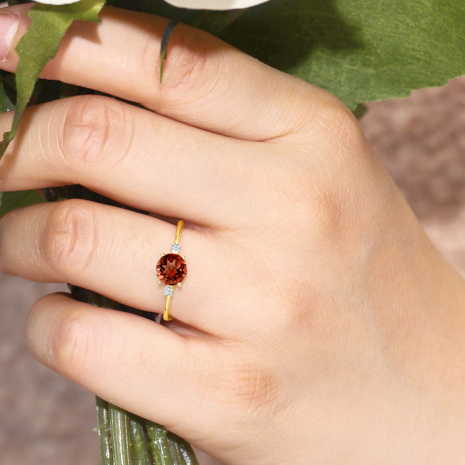 Gem Stone King 10K Yellow Gold Red Garnet and White Created Sapphire Solitaire Engagement Ring For Women (1.03 Cttw, Round 6MM, Gemstone January Birthstone, Size 7)