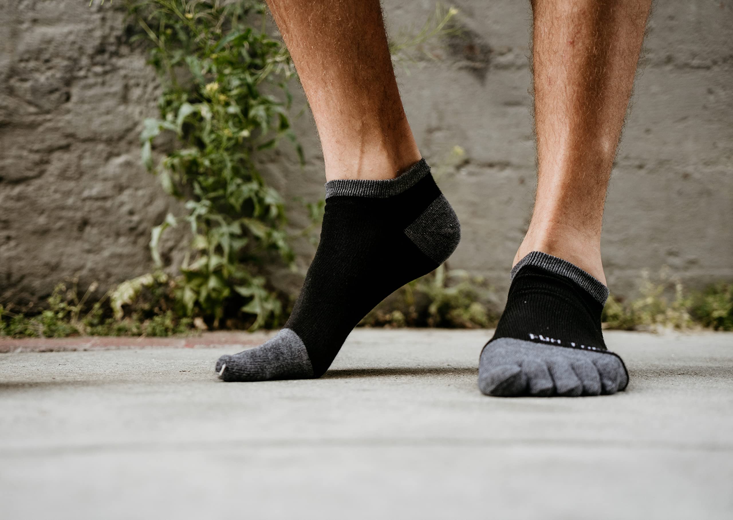 FUN TOES Men's Toe Socks Barefoot Running Socks-Pack of 6 Pairs- shoe Size 6-12.5 (Black/Gray), 10-13