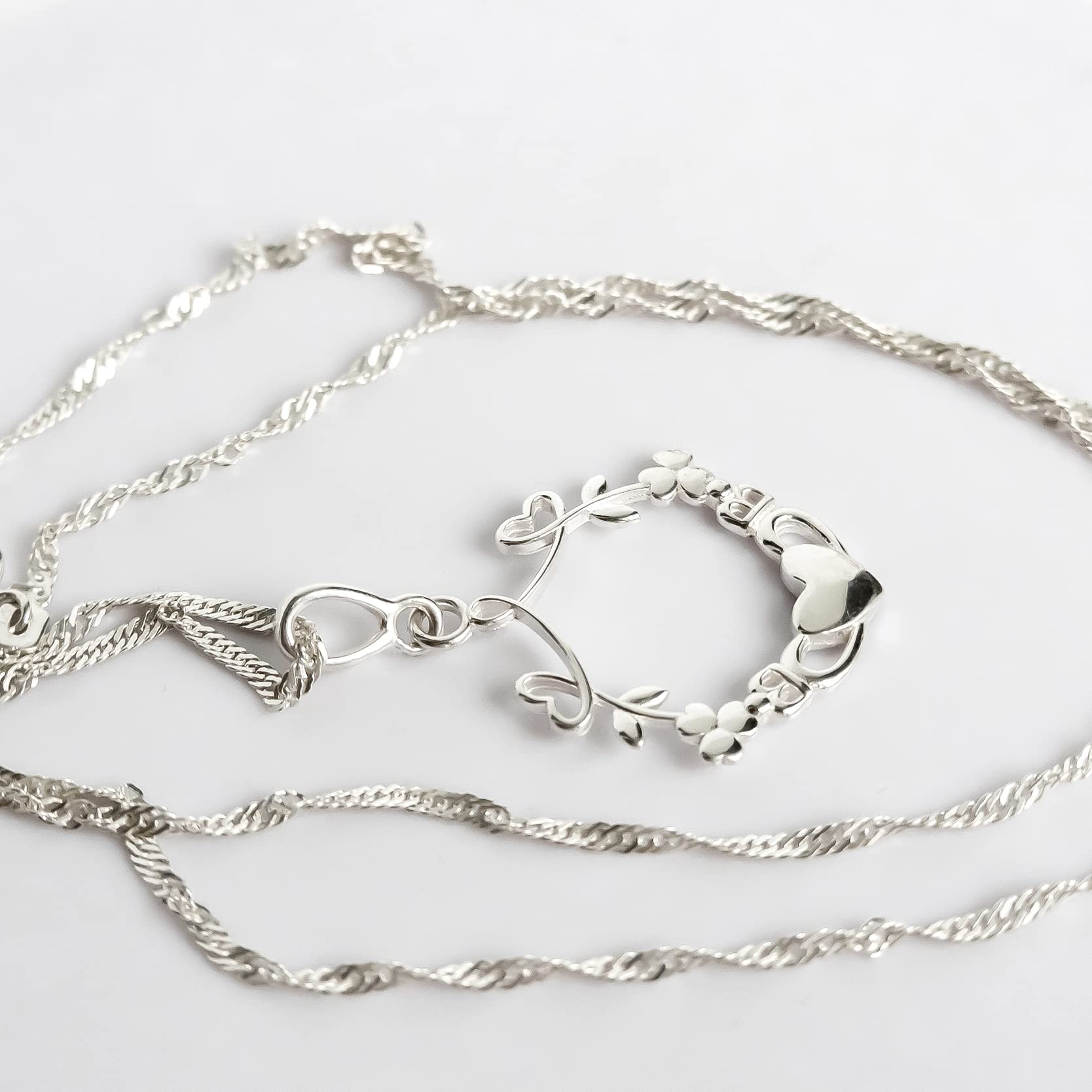 ICEBERRY Irish Claddagh Necklace 925 Sterling Silver - Dainty Leaf Clover Wreath Pendant with Chain 20" - Good Luck Blessing Shamrock Charm - Celtic Jewelry for Women