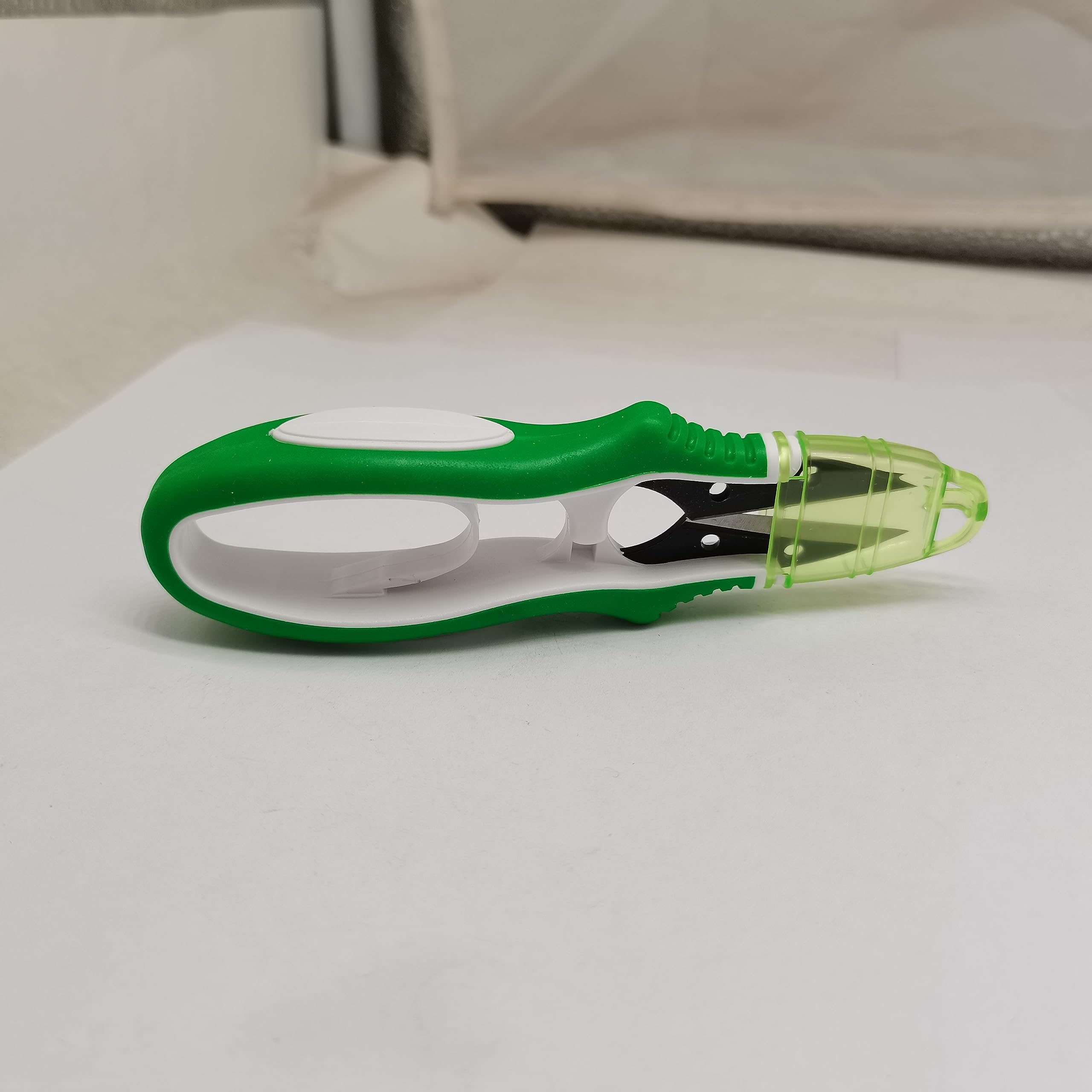 HONEYSEW 3PCS 5 Inch Sewing Scissors Clipper Thread Snips Small Embroidery Thrum Yarn Thread Cutter with Sheath Cover Trimming Nipper for Stitch DIY Supplies Thread Tool (3PCS GREEN Thread Snips)