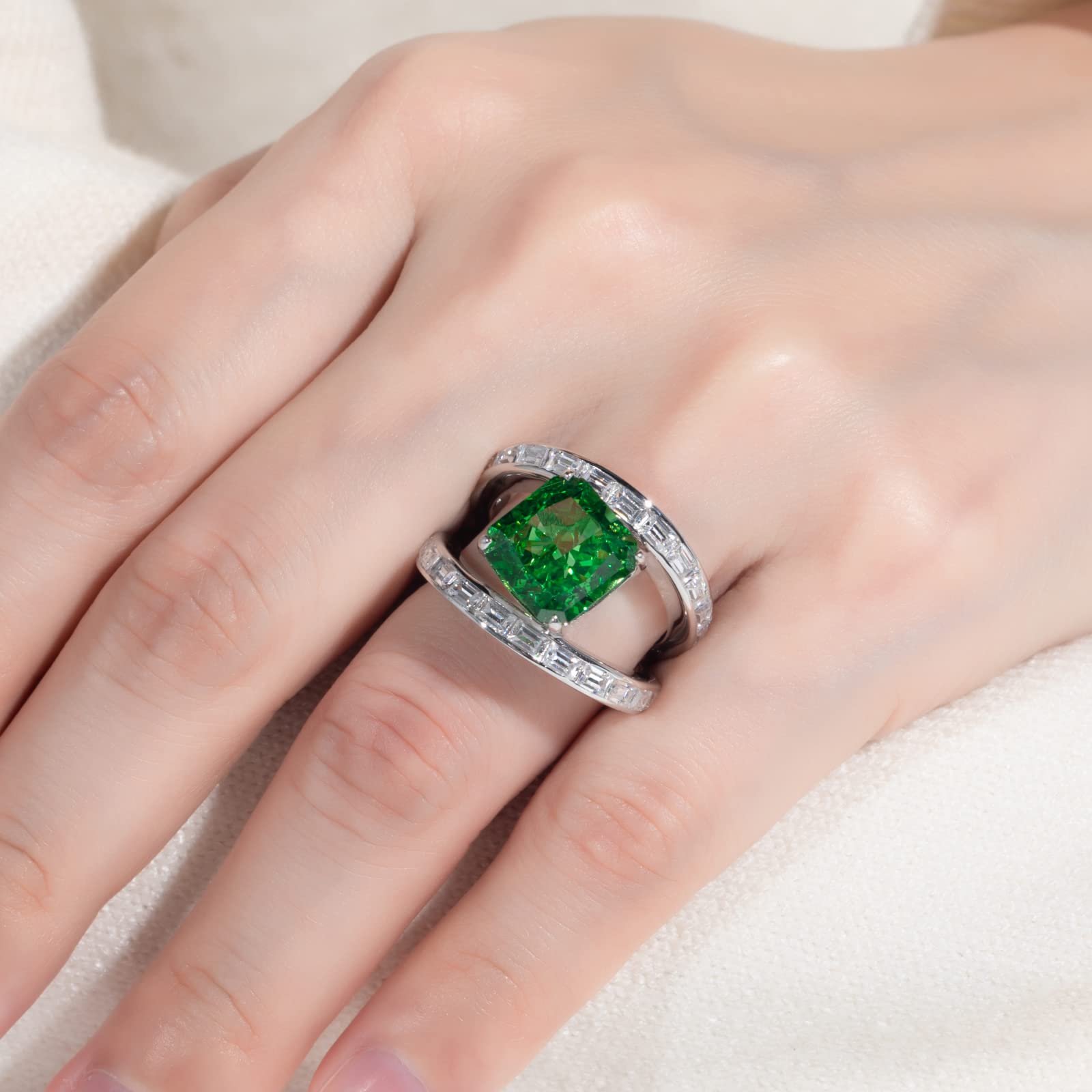 Gobaalele 7.90cttw Cubic Zirconia Engagement Ring,Split Shank Solitaire Statement Ring,Radiant Cut 5A Grade 5.5ct Simulated Emerald, Sterling Silver, Cubic Zirconia