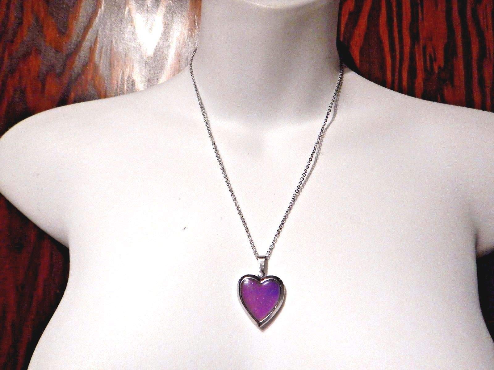 Glitter Heart Locket Mood Pendant on Silvertone Chain Necklace Color-Changing thermochromic