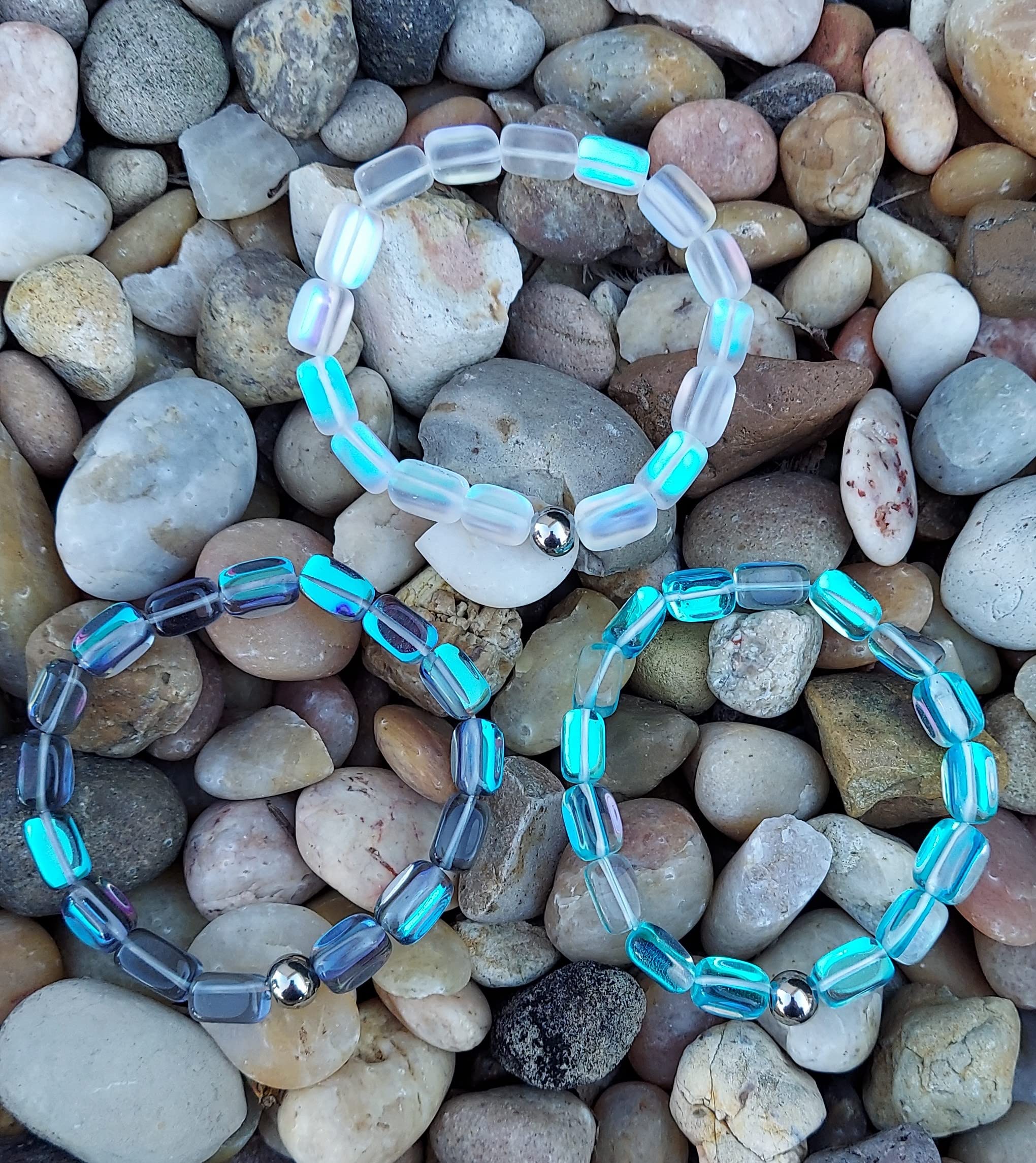 HOPE INSPIRED Mermaid Glass Bracelet with Pebble Shaped Illuminating Beads (Multipack)