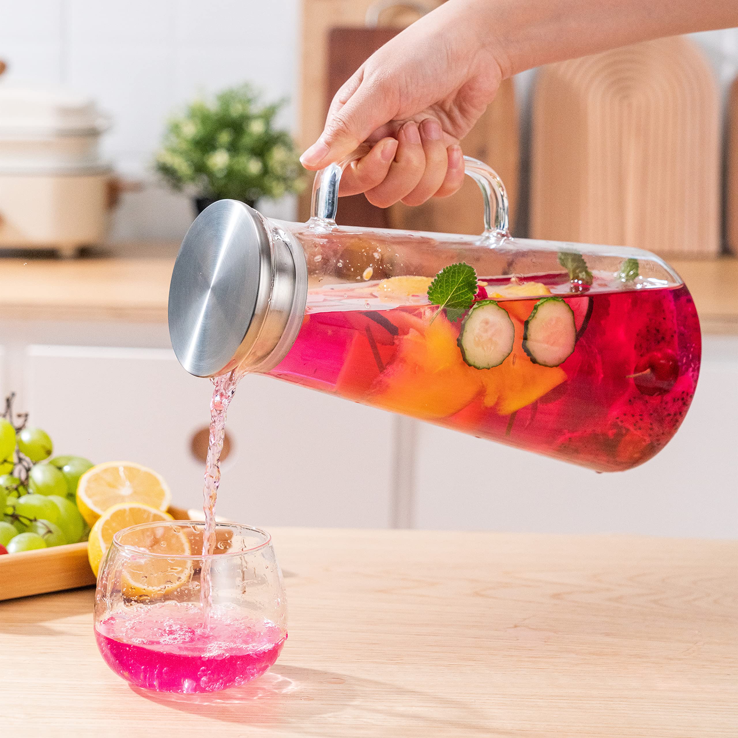 Karafu Pitcher, 68Oz Glass Pitcher with Lid, Easy Clean and Heat Resistance Borosilicate Glass Jug for Hot or Cold Water, Milk, Ice Tea and Juice Beverage